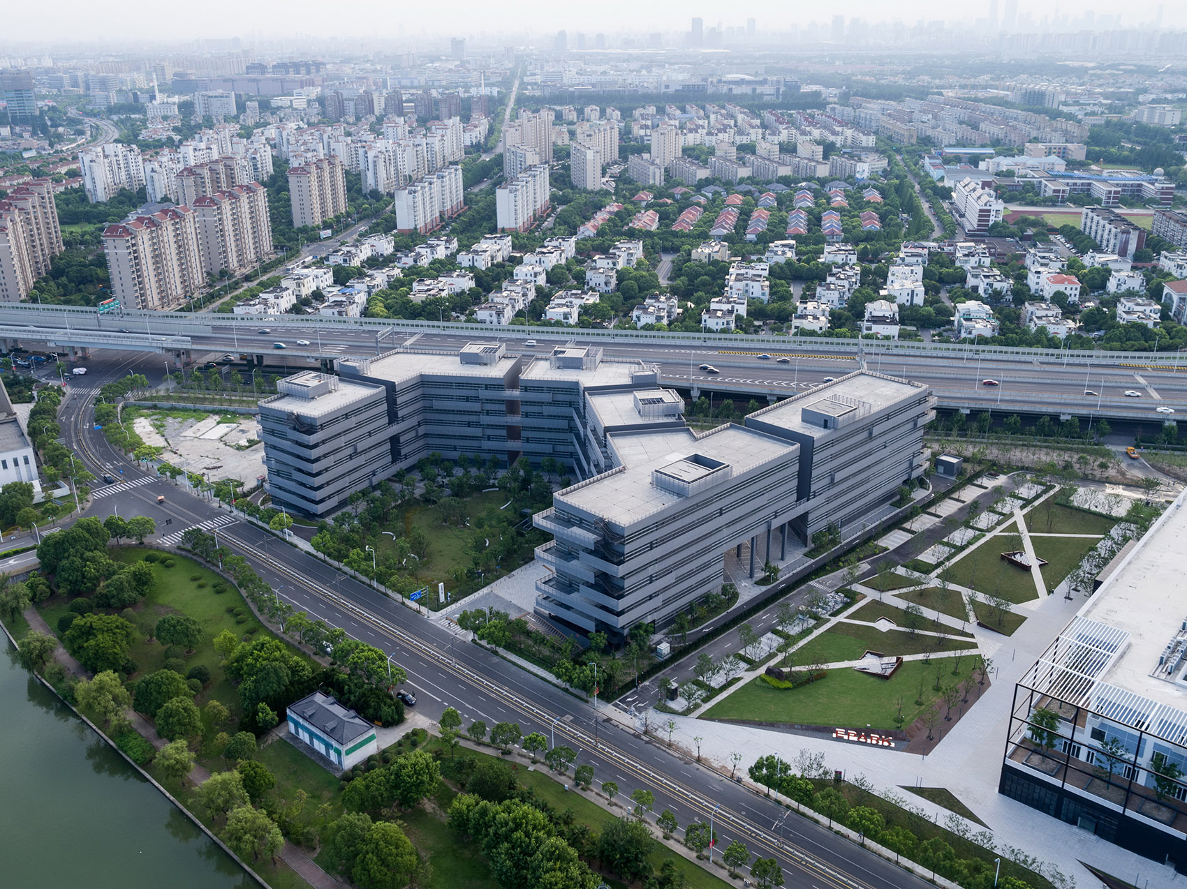 ZhangJiang IC Harbor Phase I by Atelier Archmixing + Atelier Liu Yuyang ...