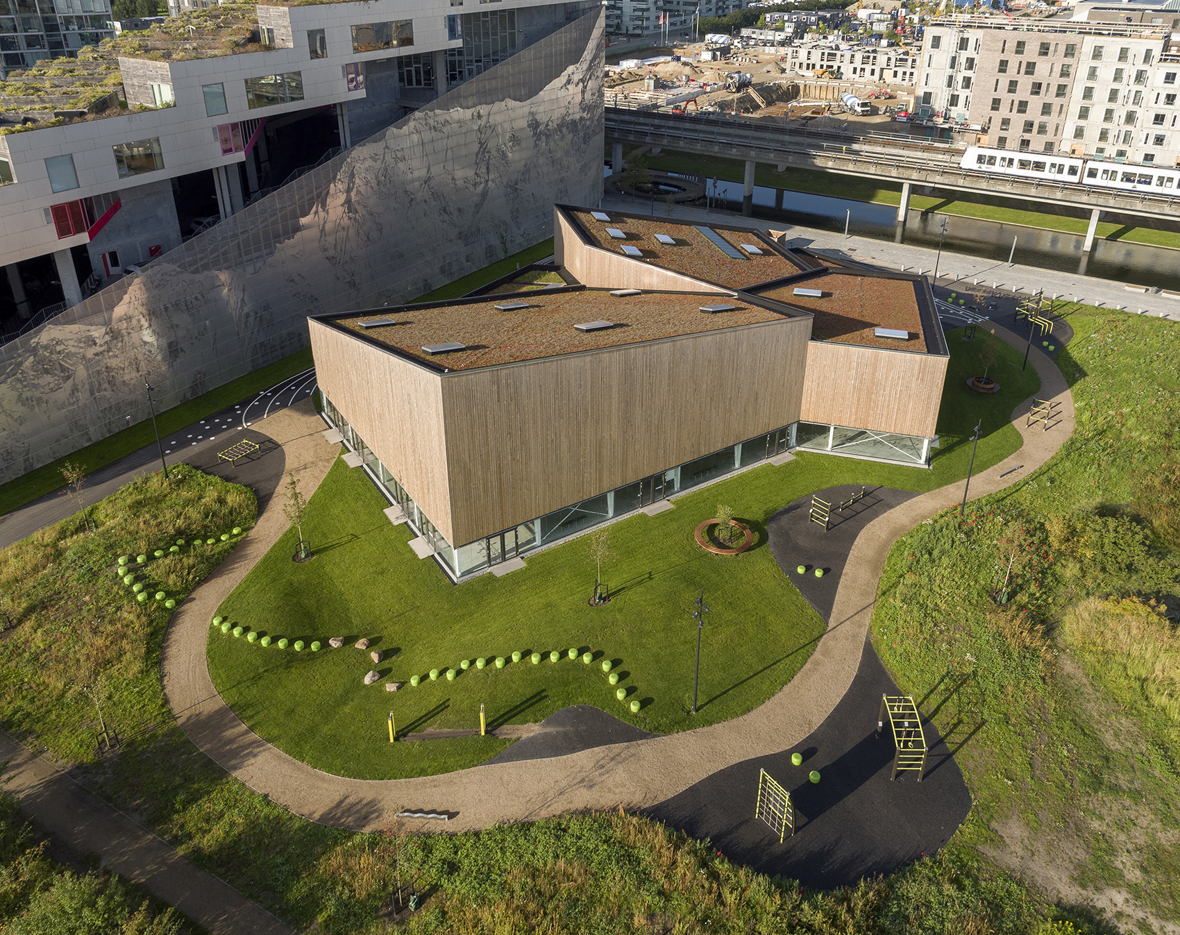 Multi-purpose sports facility in Ørestad City by NORD Architects - 谷德设计网