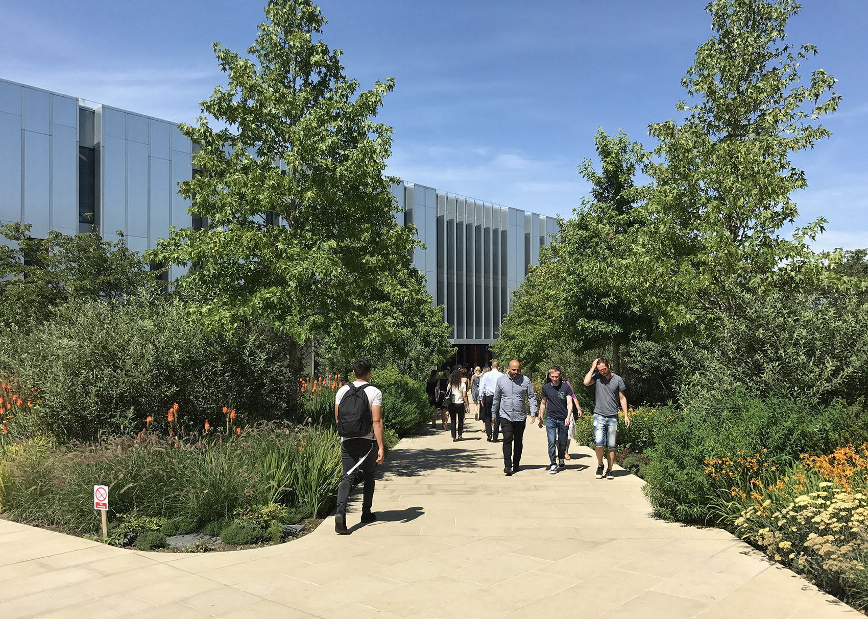 SKY UK Headquarters by Alexandra Steed URBAN Ltd - 谷德设计网