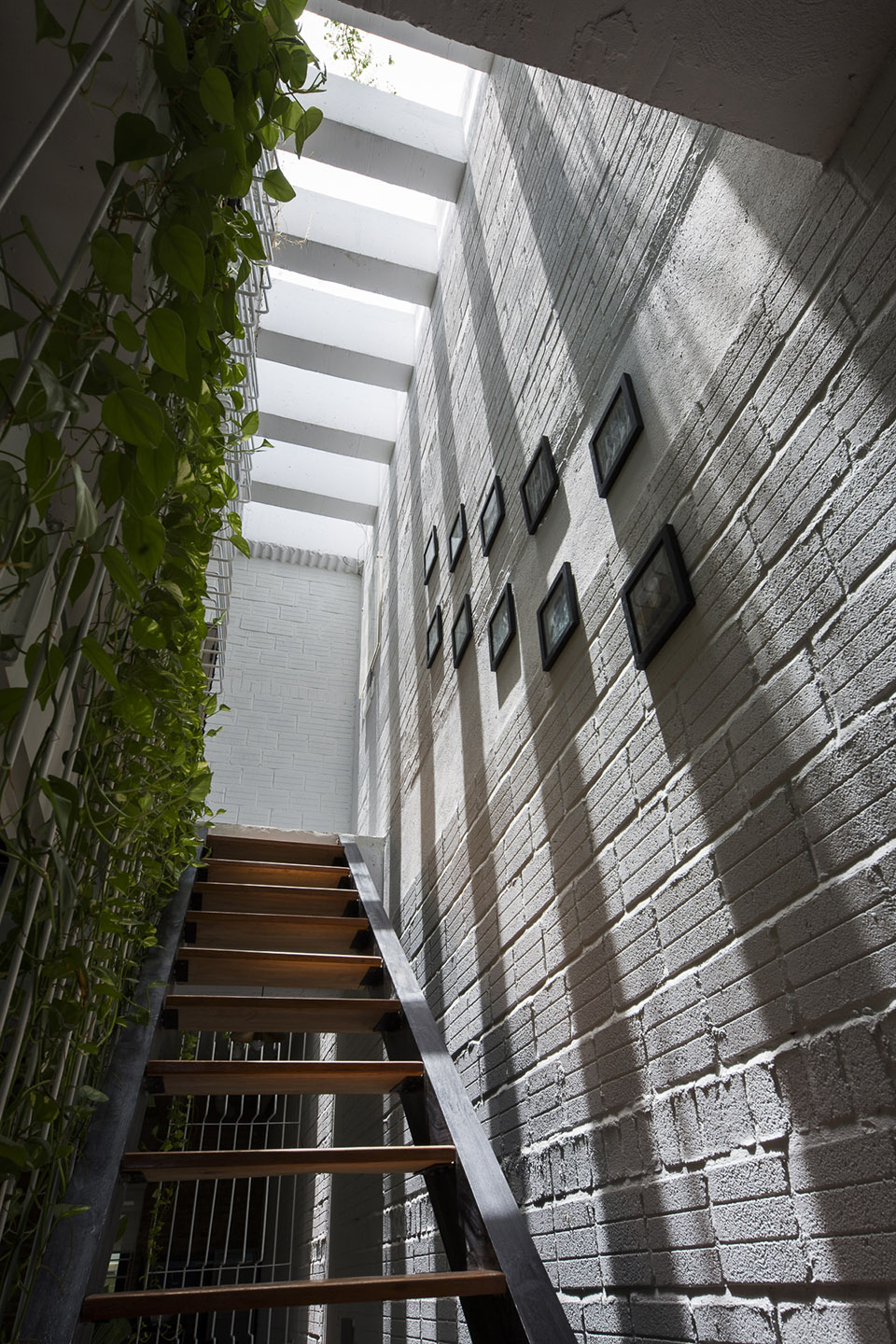 The Modern Village Office by Ho Khue Architects - 谷德设计网