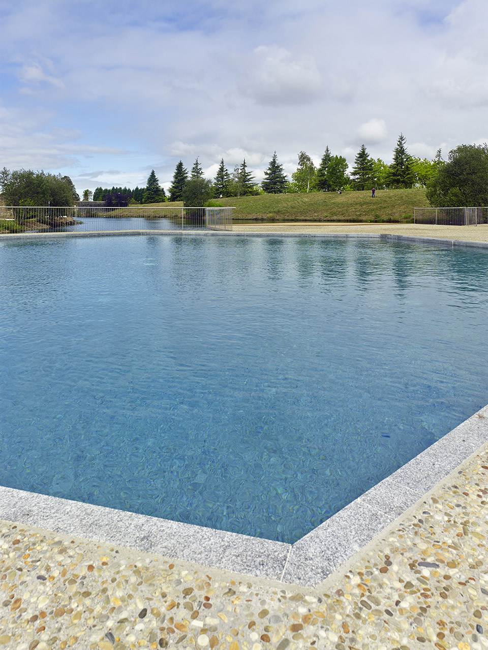 Monte do Gozo Swimming Pool by OLAestudio - 谷德设计网