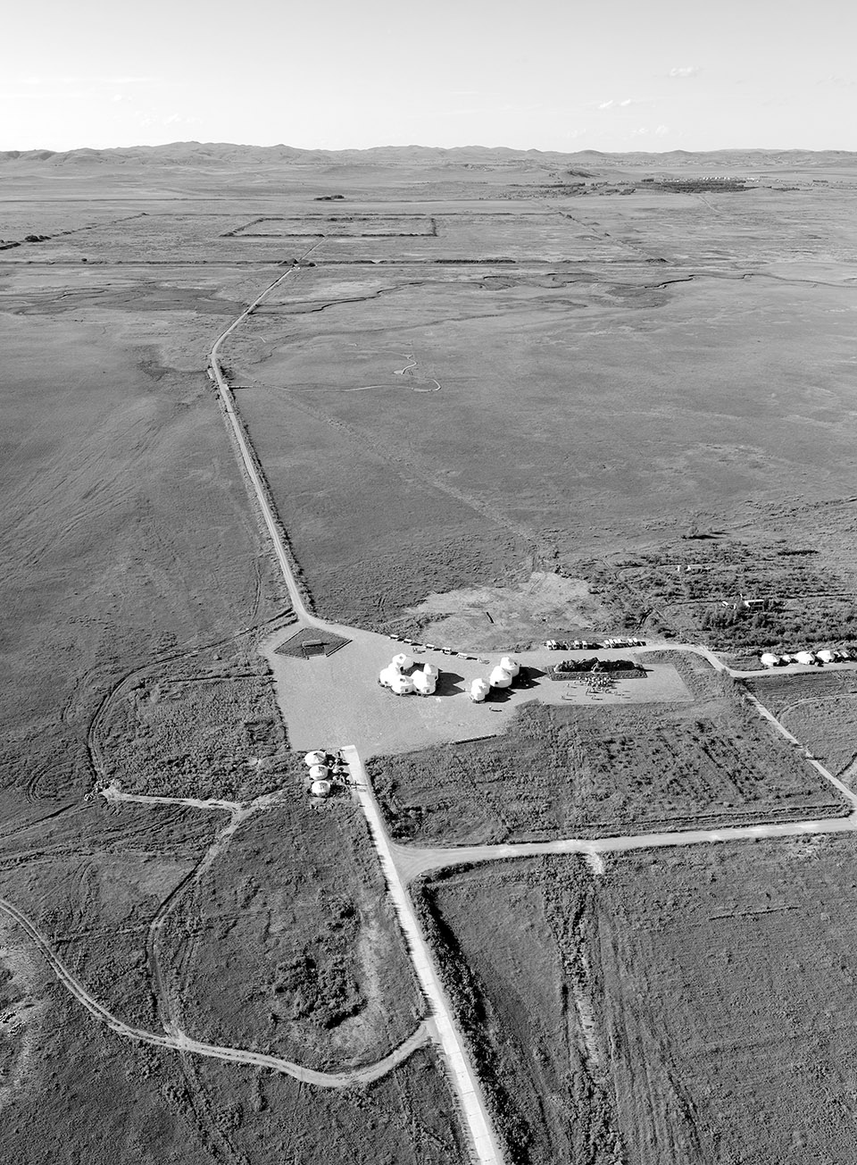 Entrance for site of XANADU, Inner Mongolia by Atelier Li Xinggang - 谷德设计网