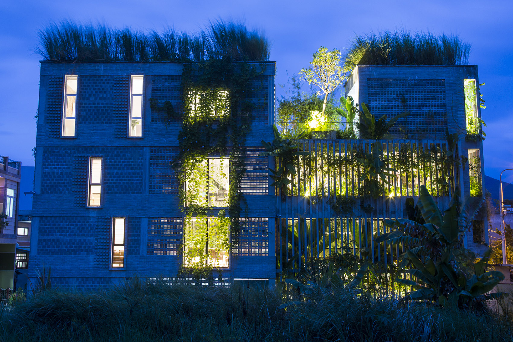 The Modern Village Office by Ho Khue Architects - 谷德设计网