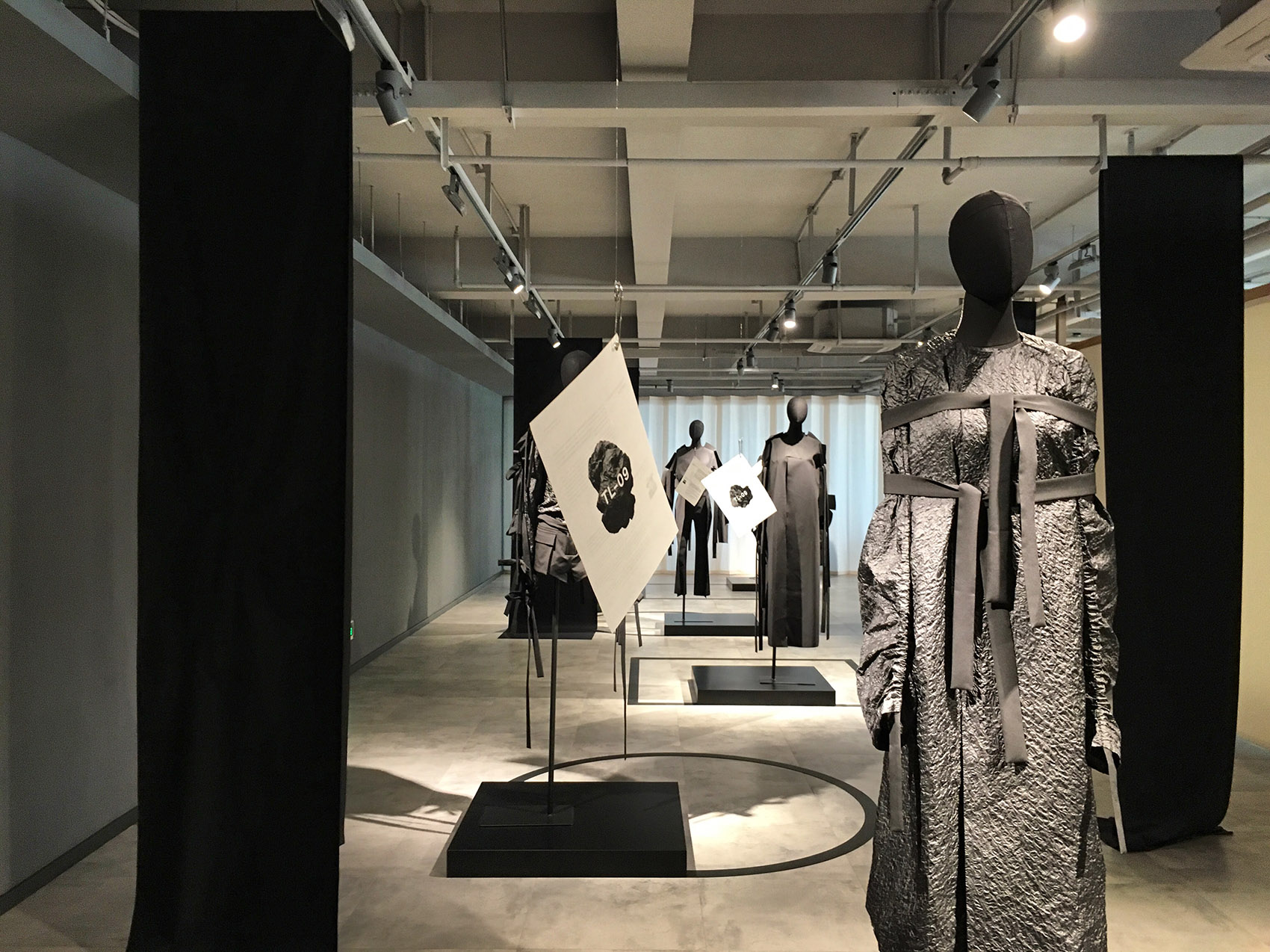 Textile Library in Zhejiang, China by slowstudio Architects - 谷德设计网