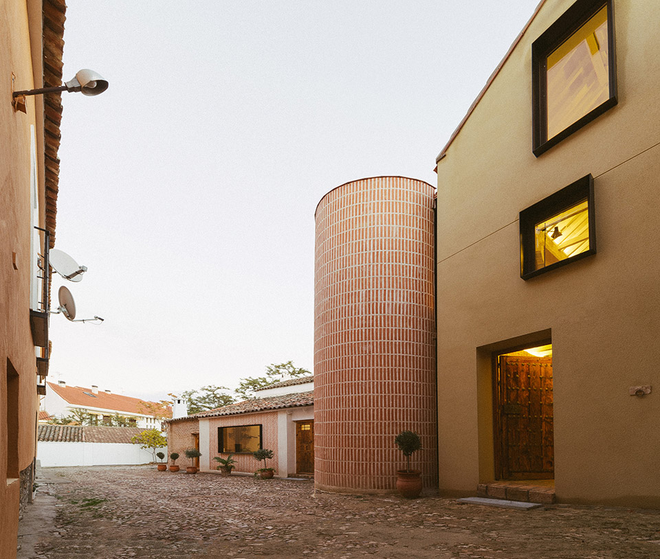 Former Haystack Refurbishment by OOIIO Architecture - 谷德设计网