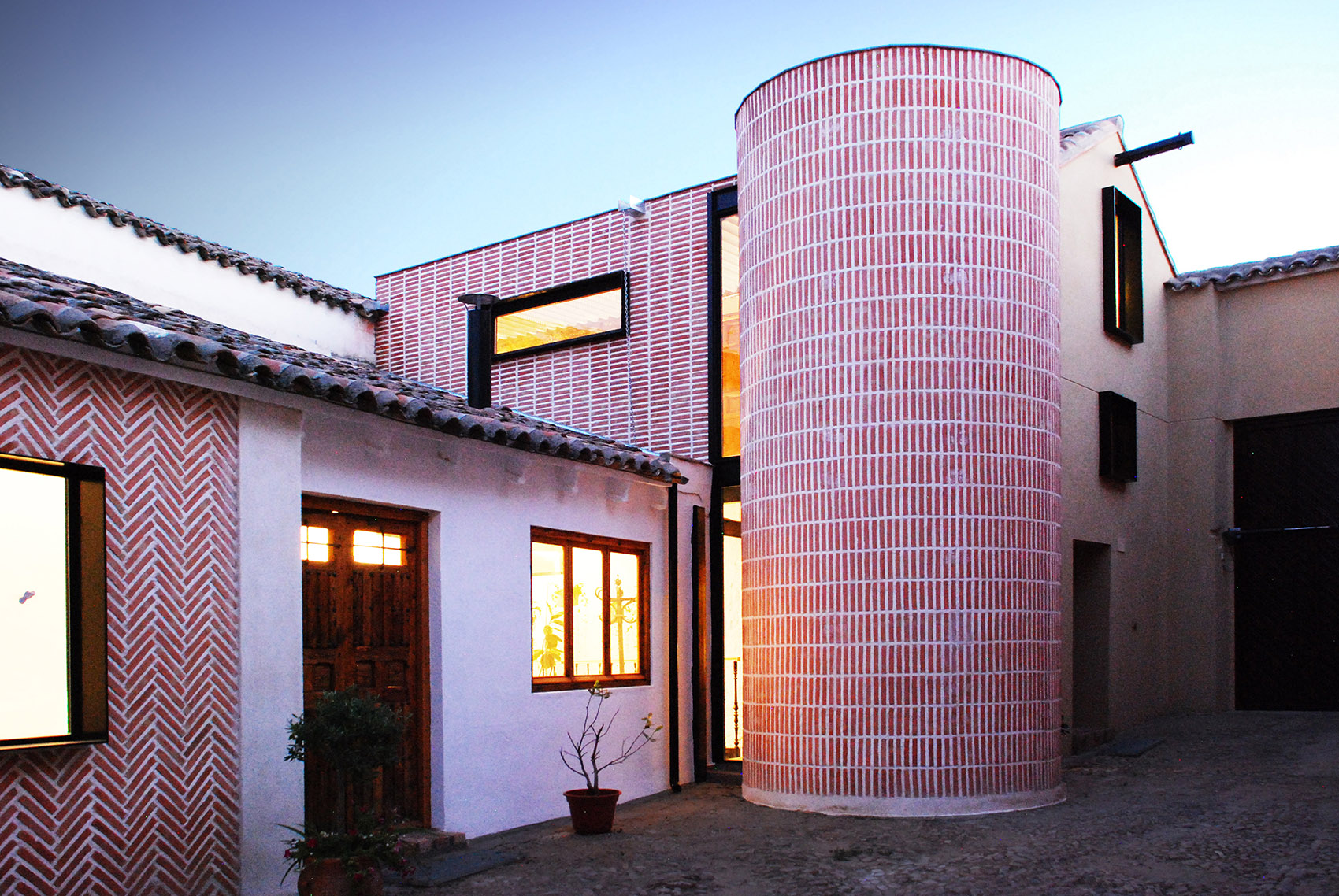 Former Haystack Refurbishment by OOIIO Architecture - 谷德设计网