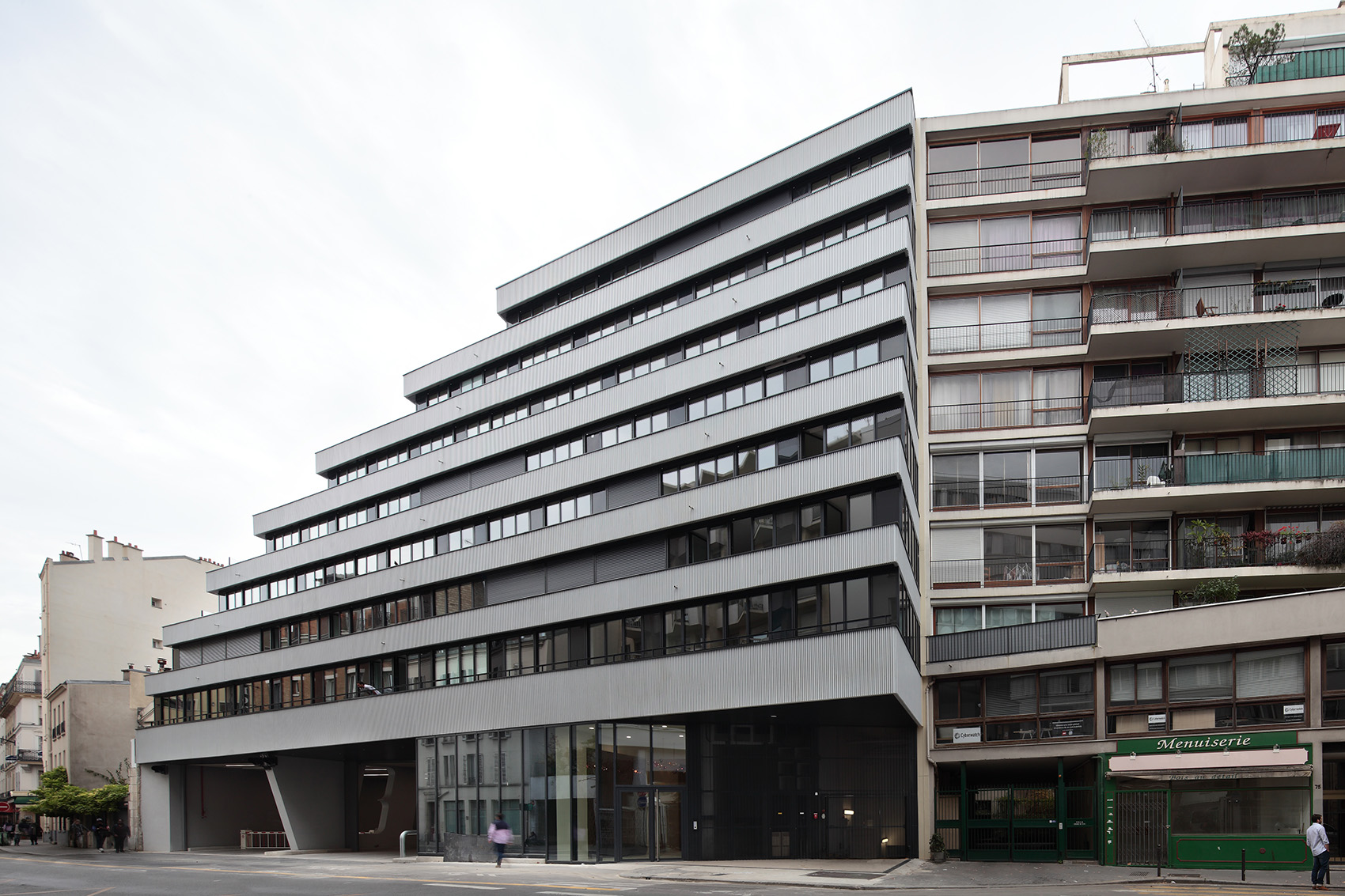 Dwellings and RATP bus center in Paris XIV by ECDM - 谷德设计网