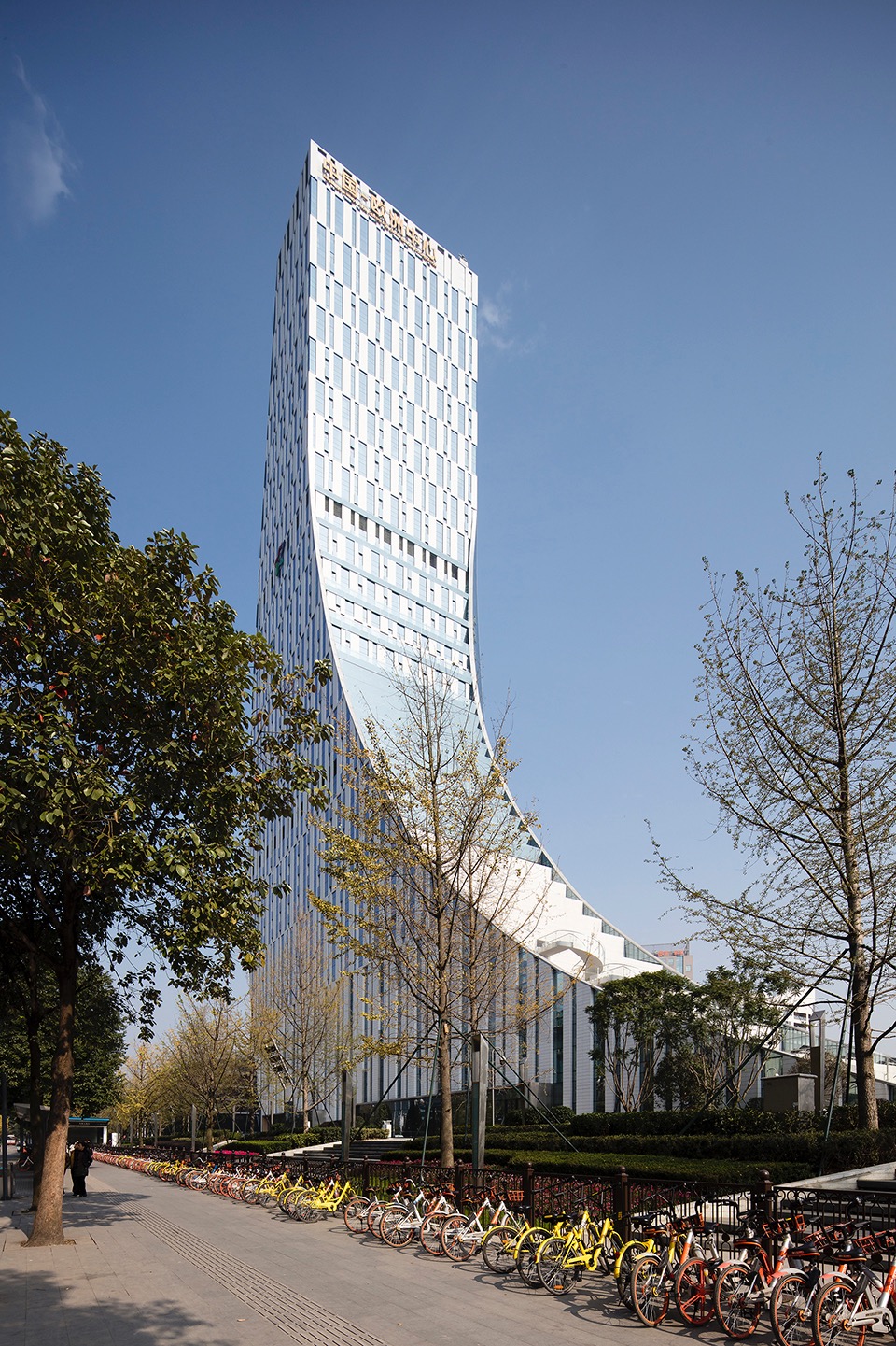 Icon Yunduan Tower, Chengdu, China by PES-Architects - 谷德设计网