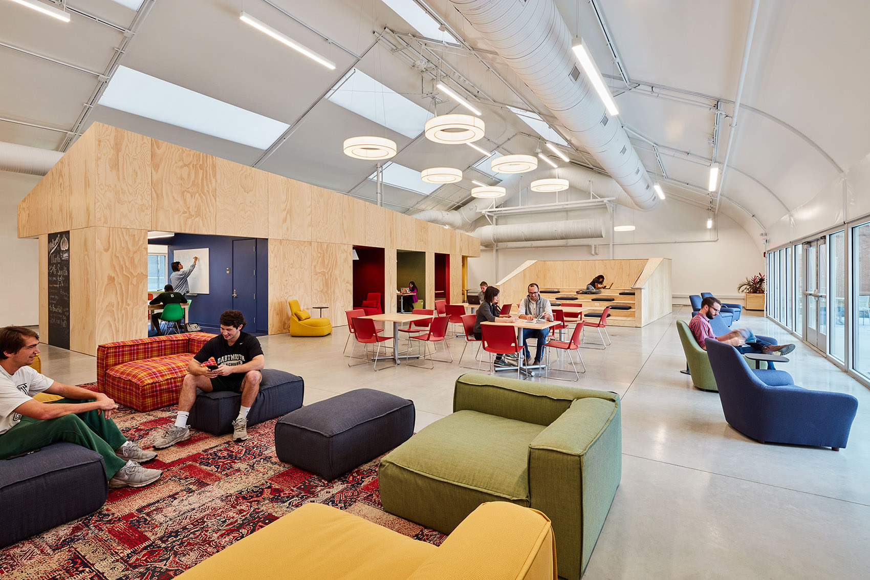 Dartmouth College House Center Pilots by Sasaki - 谷德设计网