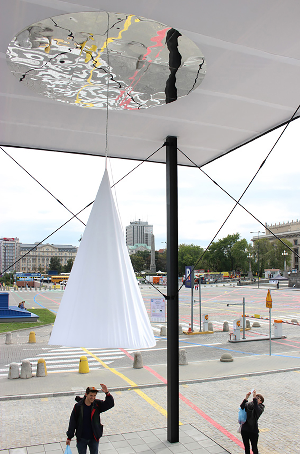Installation on the Parade Square in Warsaw by BudCud - 谷德设计网
