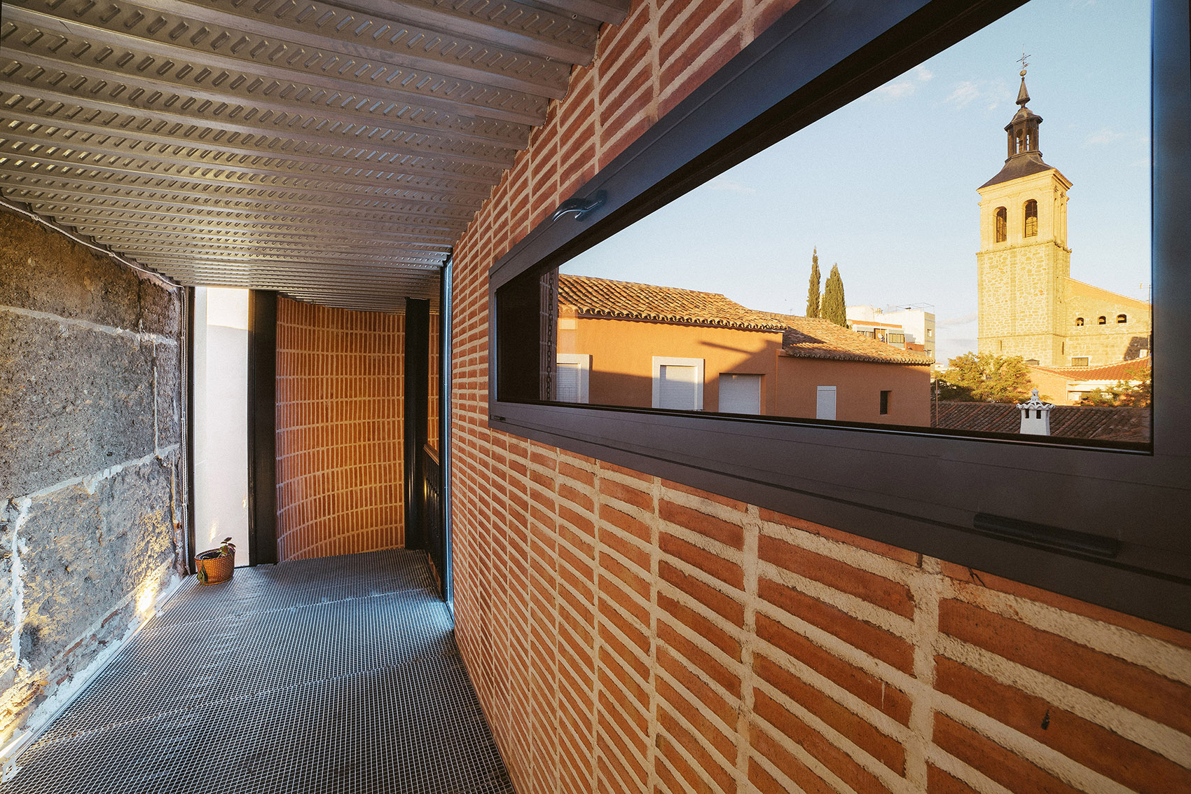 Former Haystack Refurbishment by OOIIO Architecture - 谷德设计网