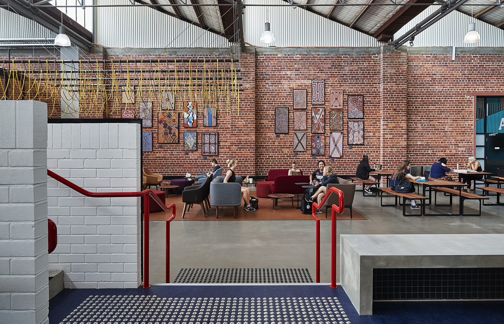 Student Hub at Notre Dame by Cox Architecture - 谷德设计网