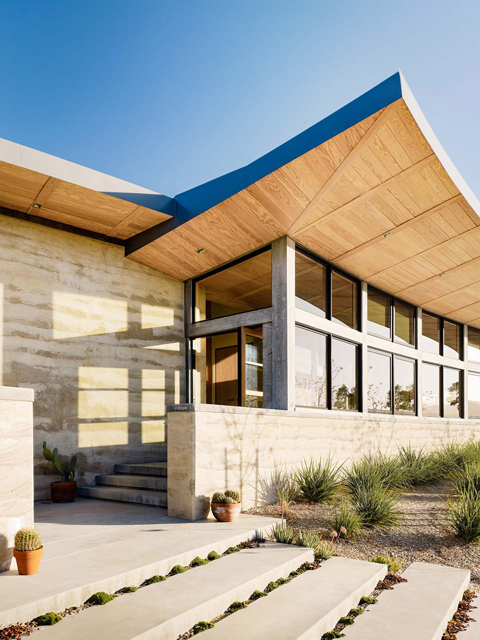 CATERPILLAR HOUSE, Carmel Valley, CA by Feldman Architecture - 谷德设计网