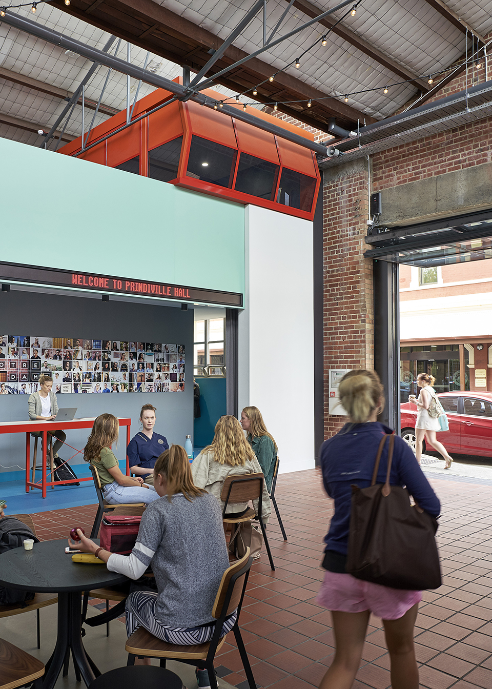 Student Hub at Notre Dame by Cox Architecture - 谷德设计网