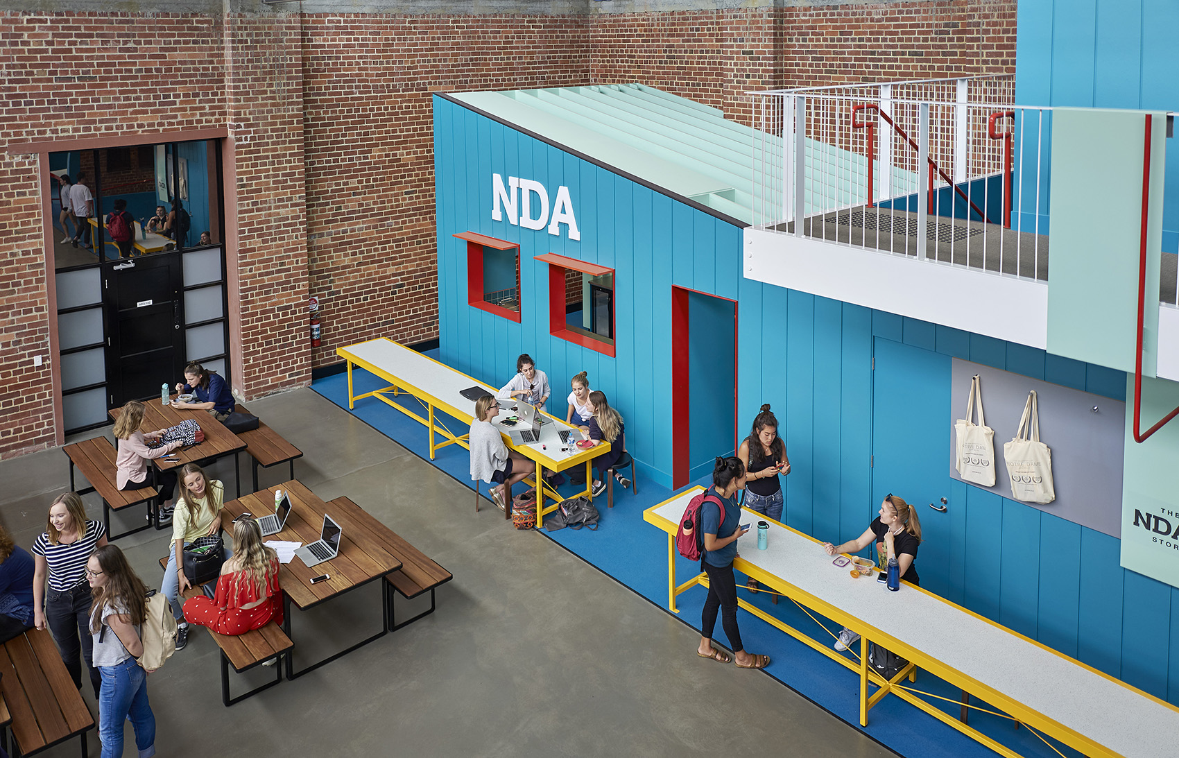 Student Hub at Notre Dame by Cox Architecture - 谷德设计网