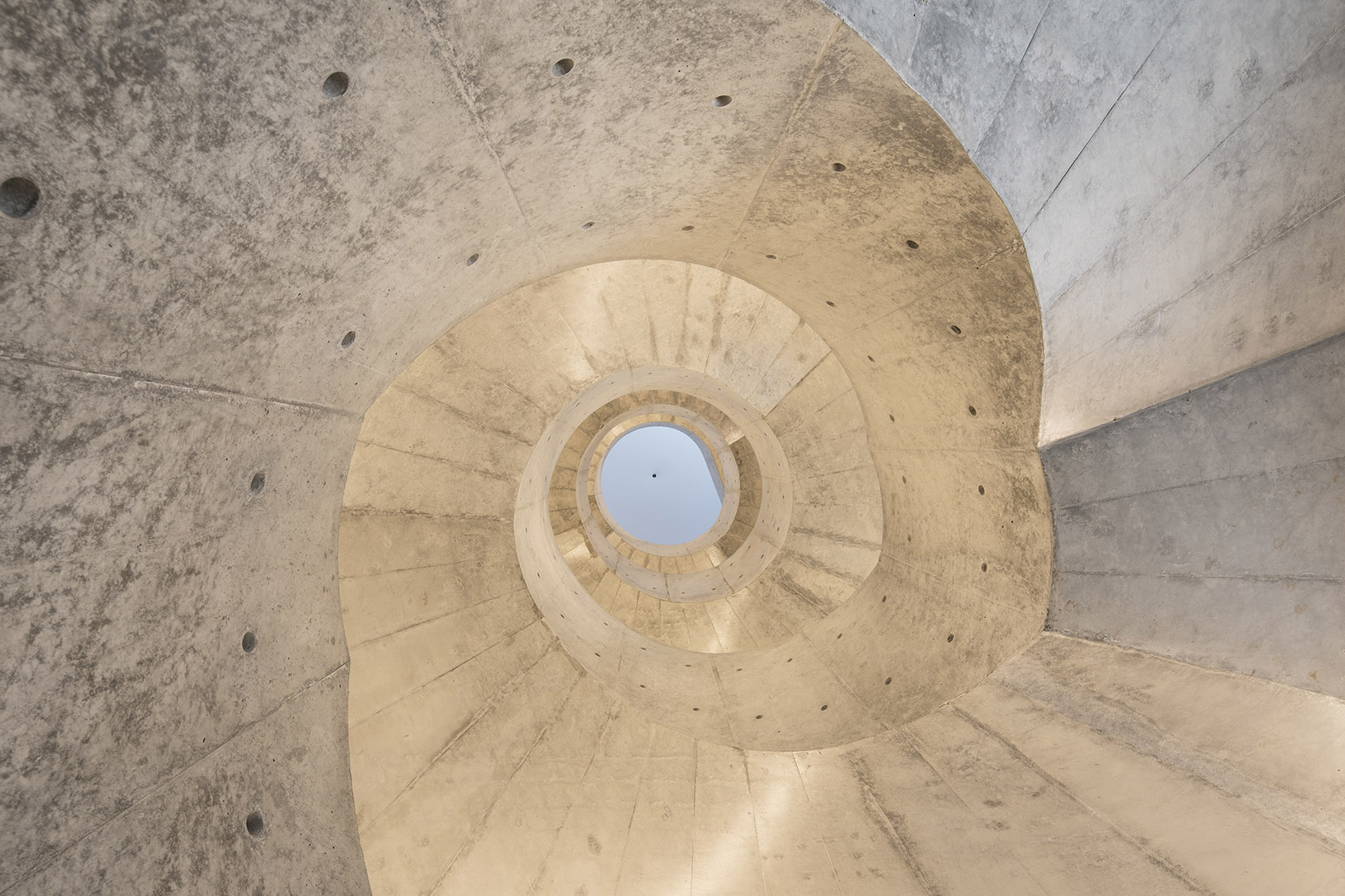 Modern Art Museum and its ancillary facilities by Atelier Deshaus ...