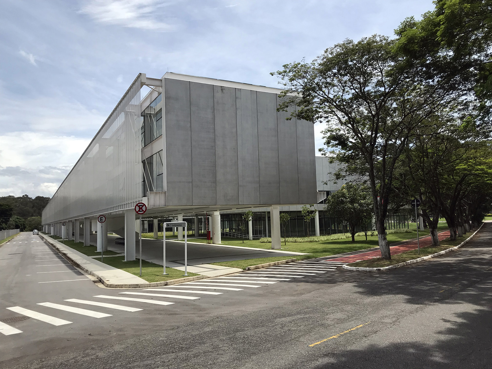 ITA Fundamental Sciences Department, São José de Campos by METRO - 谷德设计网