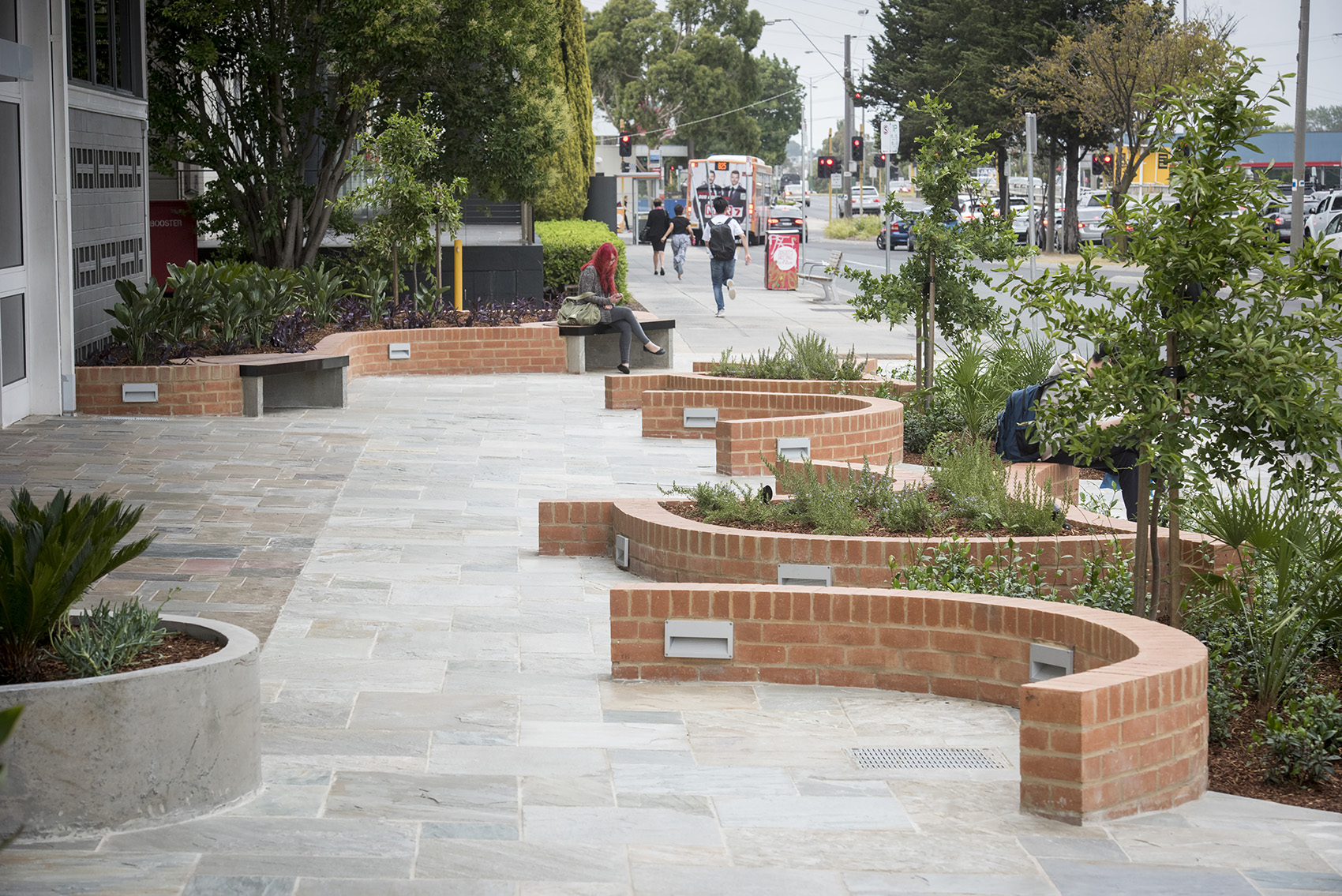 Kingston City Hall Urban Plaza by Nest Architects - 谷德设计网