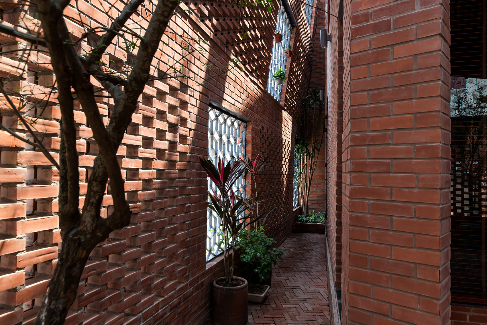 Brick Cave by H&P Architects - 谷德设计网