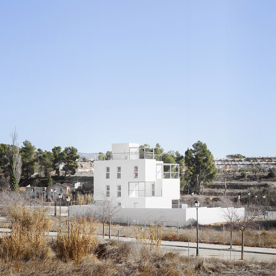 3X3 HOUSE, Requena, Spain, by Crux arquitectos and MCP Arquitectura - 谷德设计网