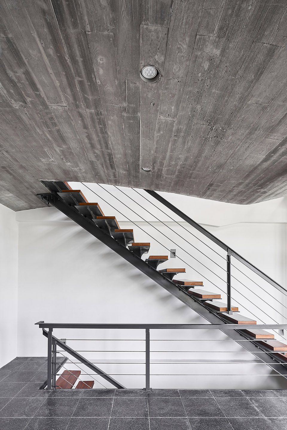 Opening Row House in Taiwan, China by Emerge Architects - 谷德设计网