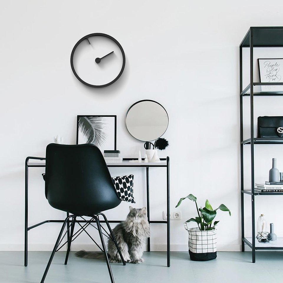 Reverse clock by Mattice Boets - 谷德设计网