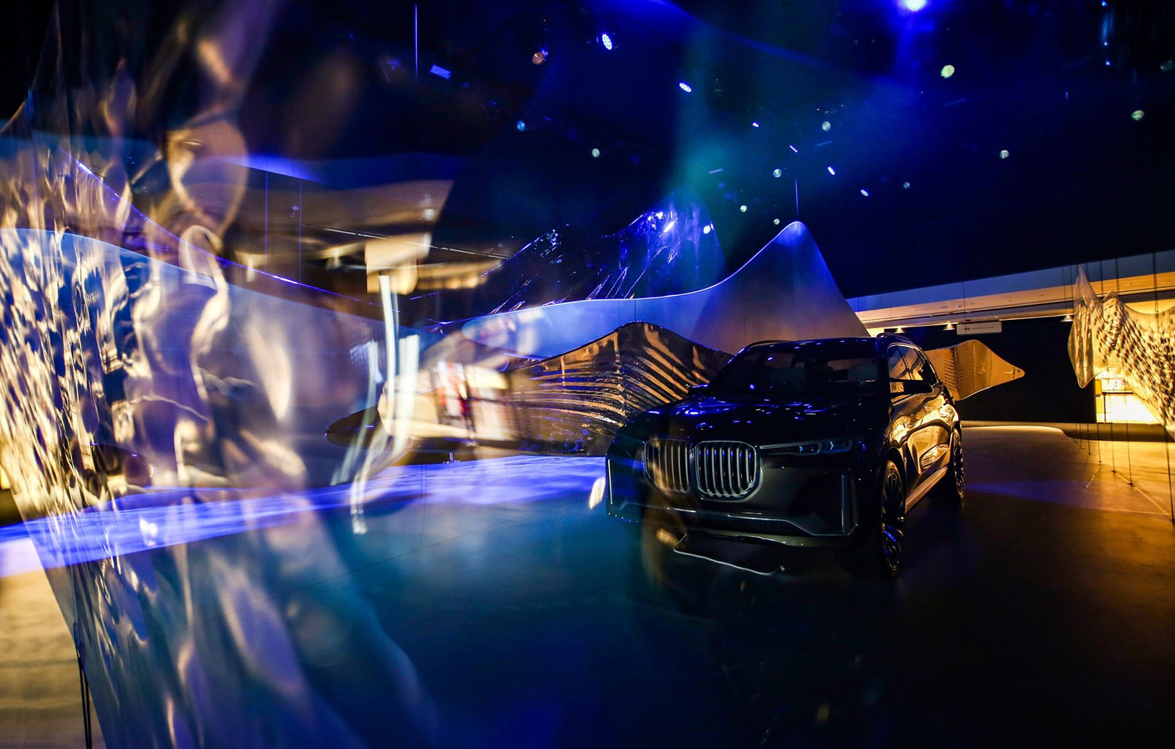 BMW Immersive Experience – Water, Cloud, Mountain by MAD + WAY Studio ...