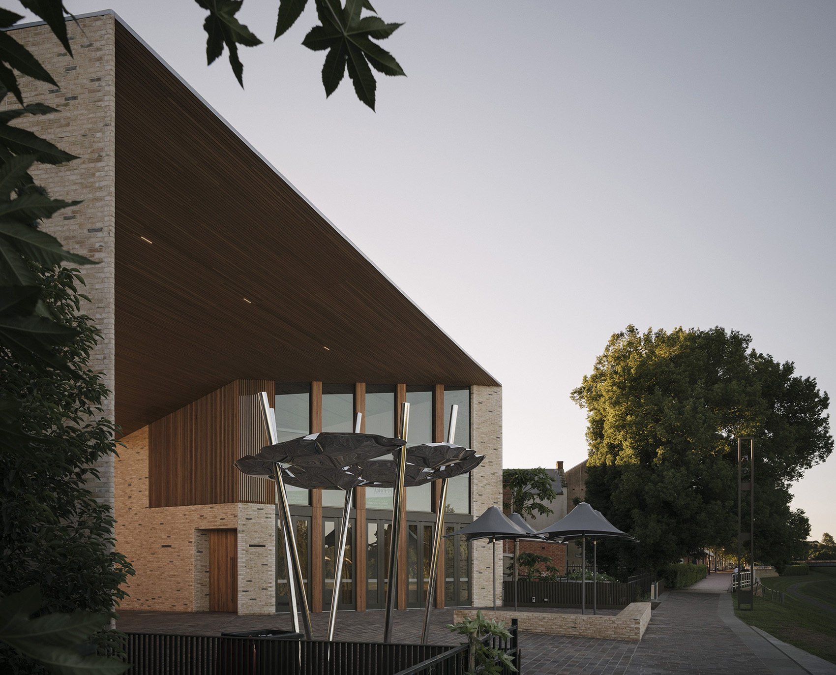 Maitland Riverlink by CHROFI & McGregor Coxall - 谷德设计网