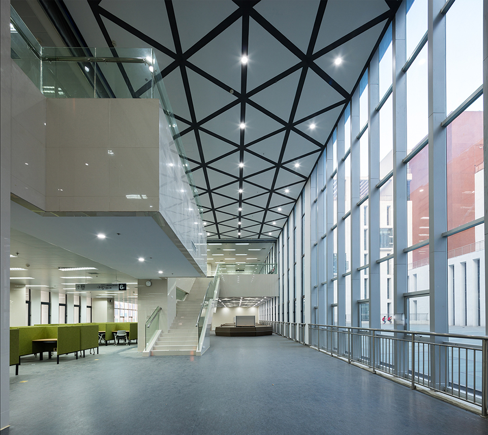 Library of South Lake Campus of Wuhan University of Technology, China ...