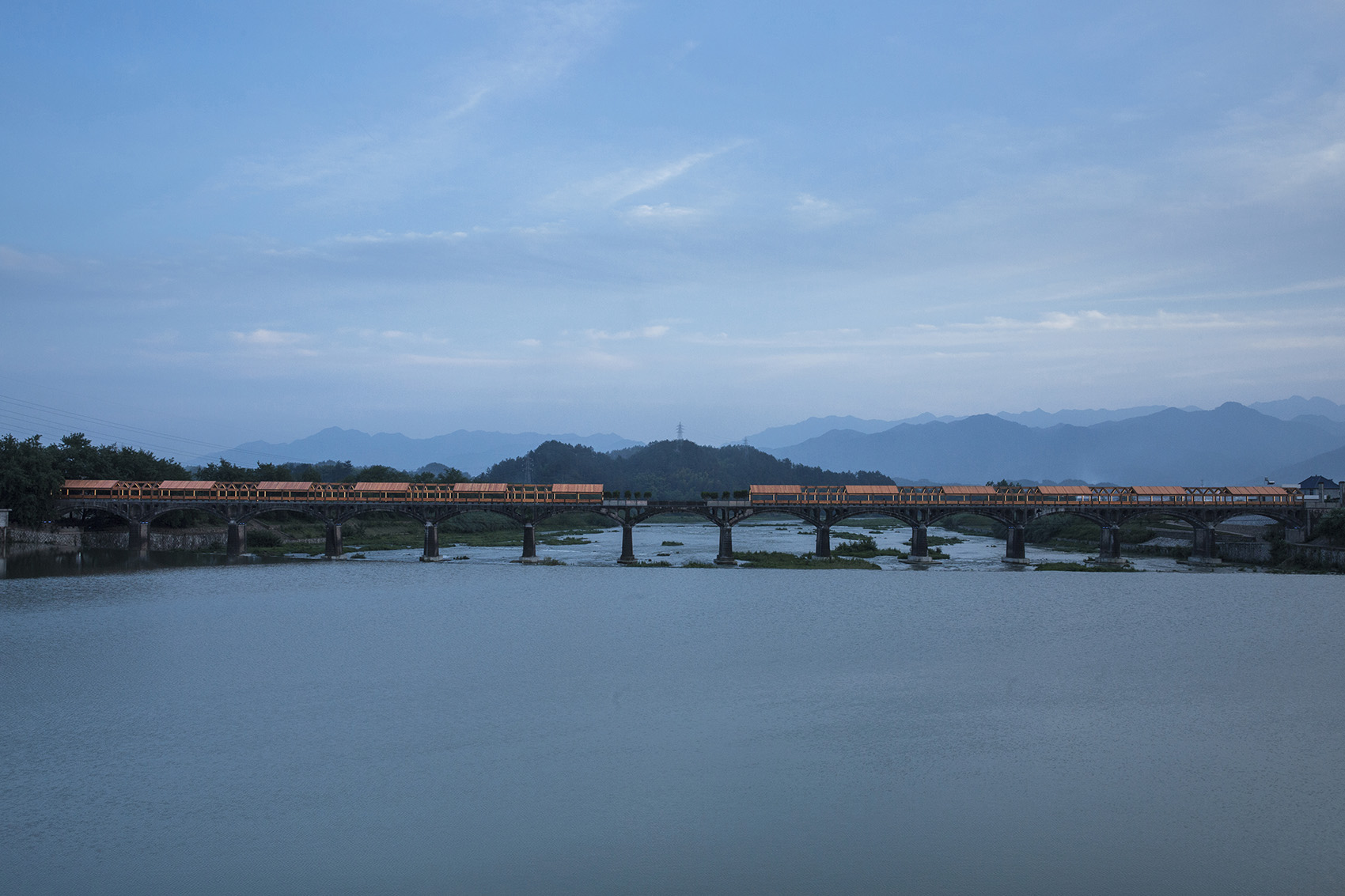 Shimen Bridge in Zhejiang, China by DnA_Design and Architecture - 谷德设计网