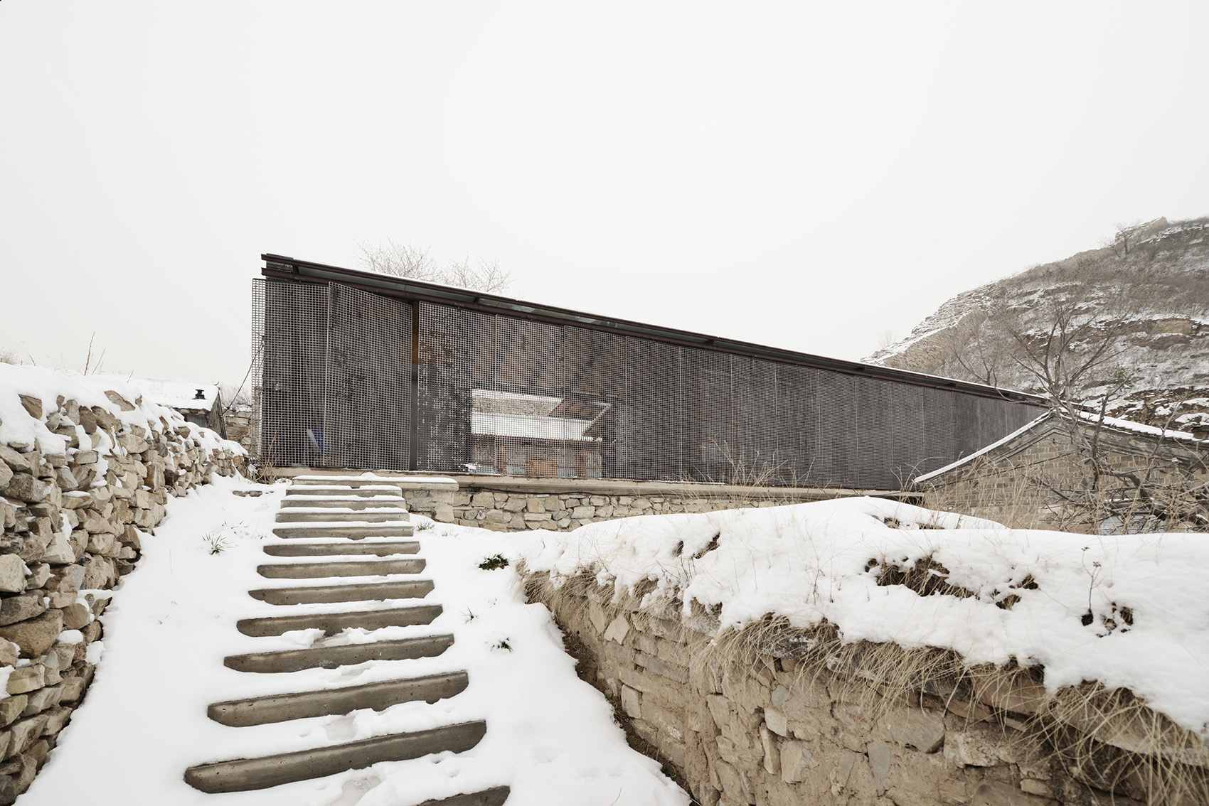 House Close to the Great Wall, China by Jin Lei - 谷德设计网