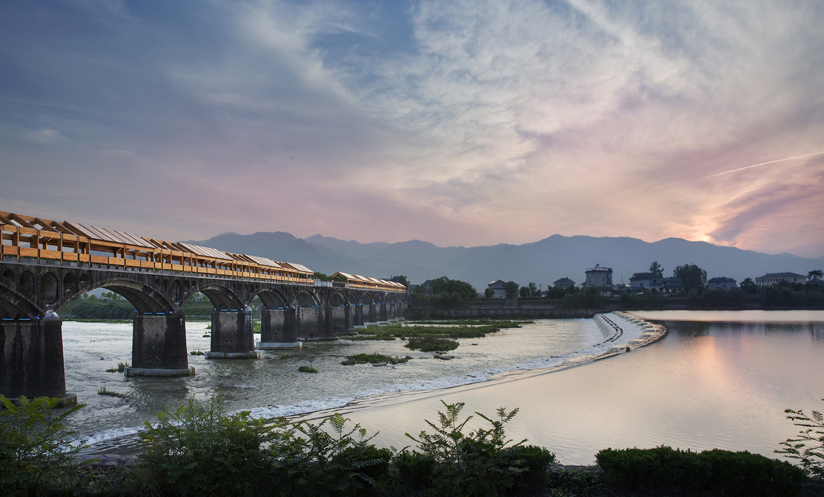 Shimen Bridge in Zhejiang, China by DnA_Design and Architecture - 谷德设计网