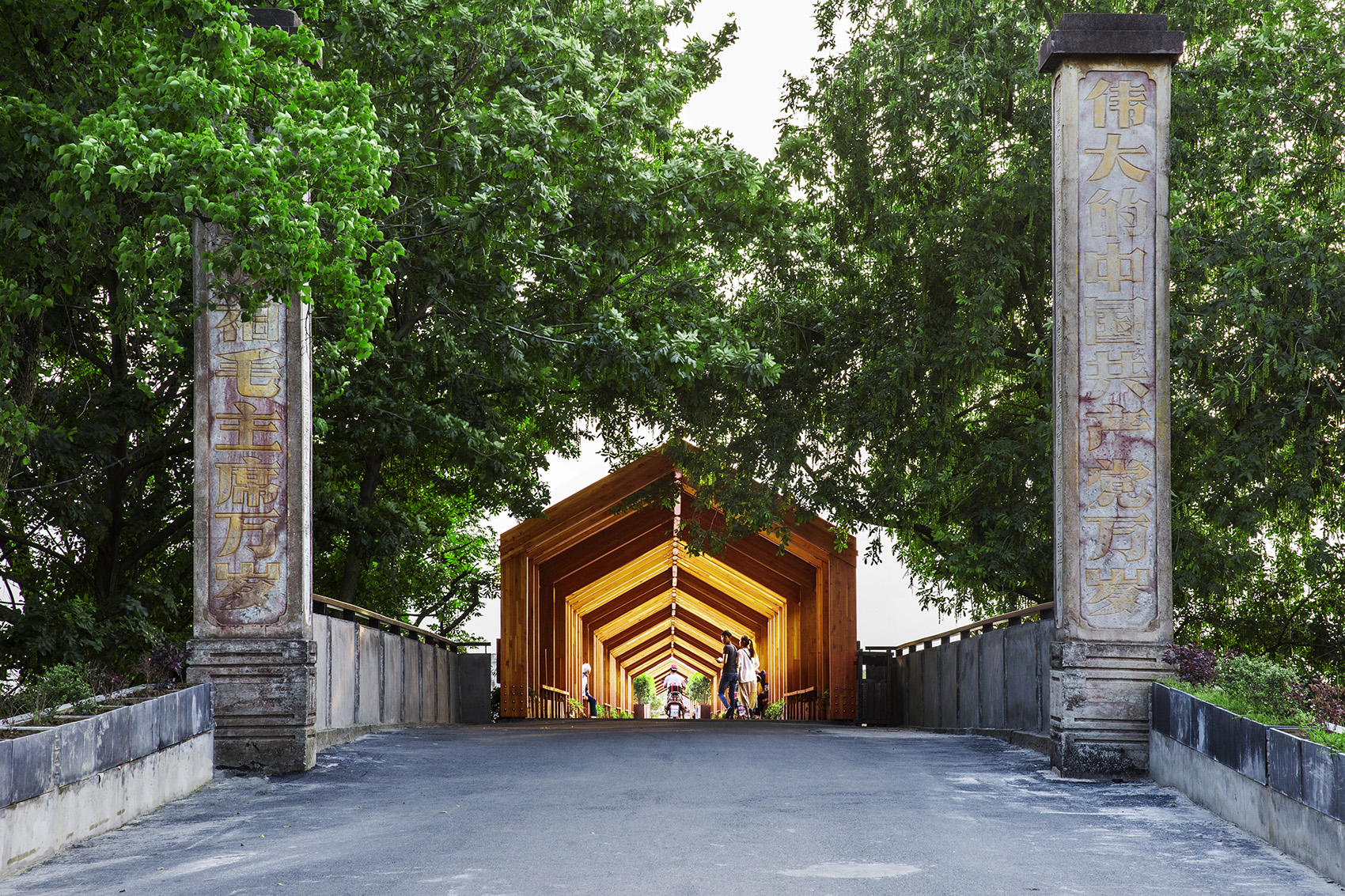 Shimen Bridge in Zhejiang, China by DnA_Design and Architecture - 谷德设计网