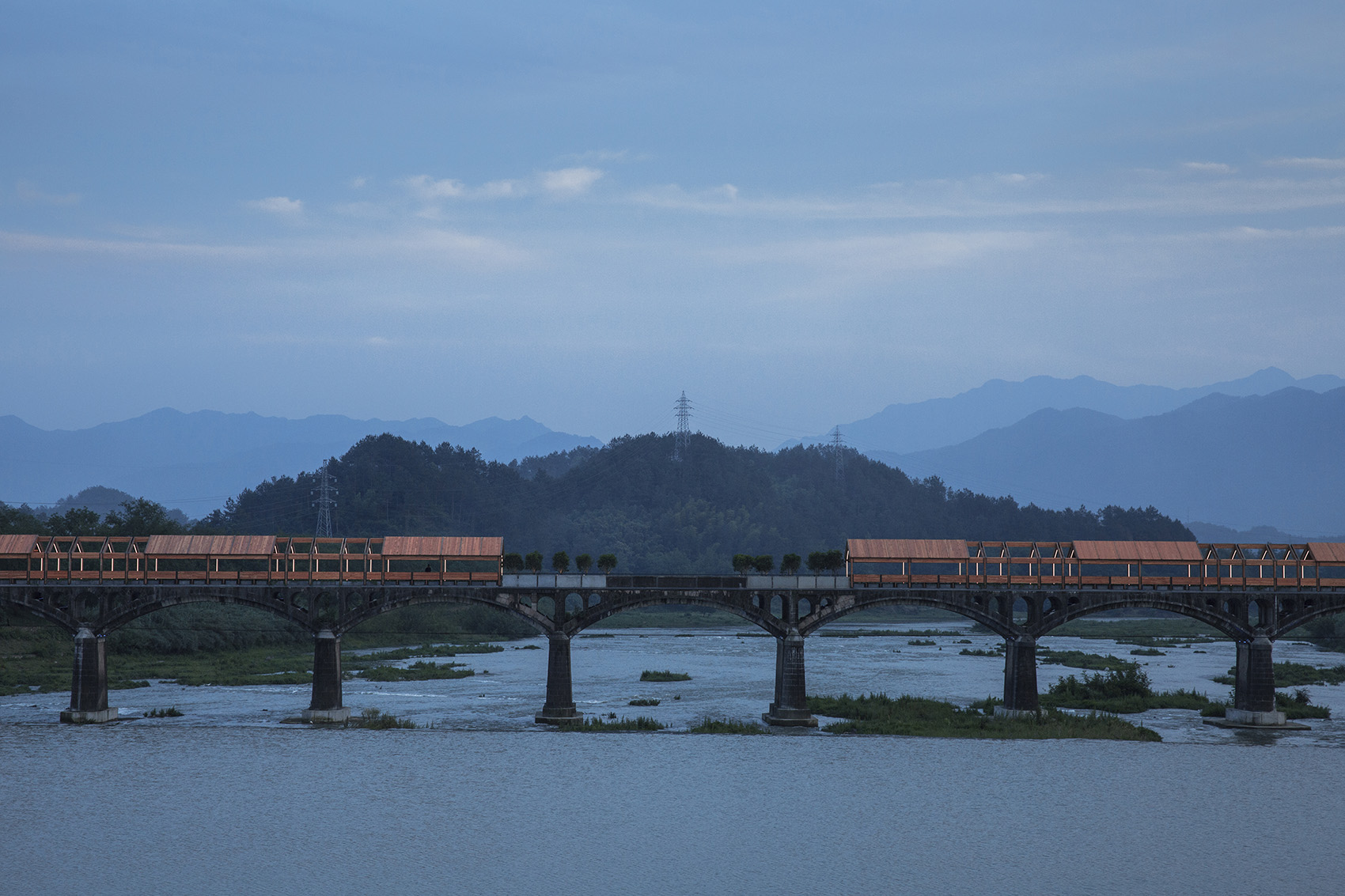 Shimen Bridge in Zhejiang, China by DnA_Design and Architecture - 谷德设计网