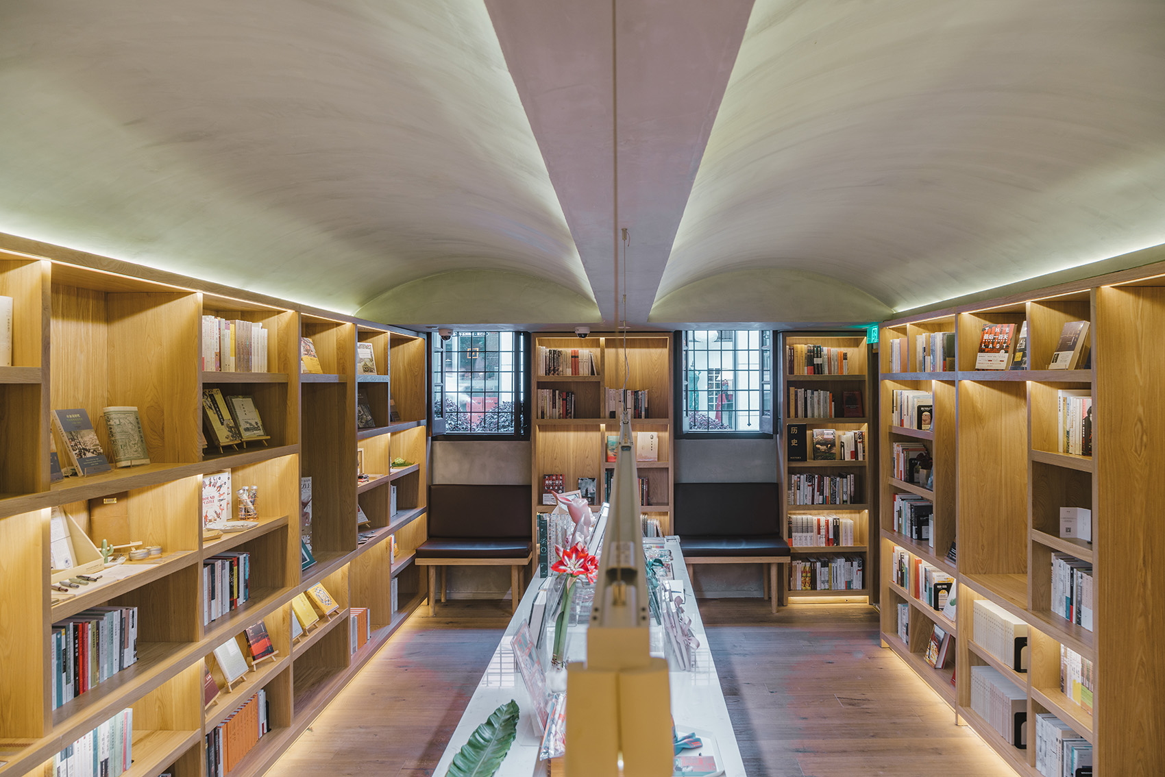 Sinan Books: Shanghai Sanctum, China by Wutopia Lab - 谷德设计网