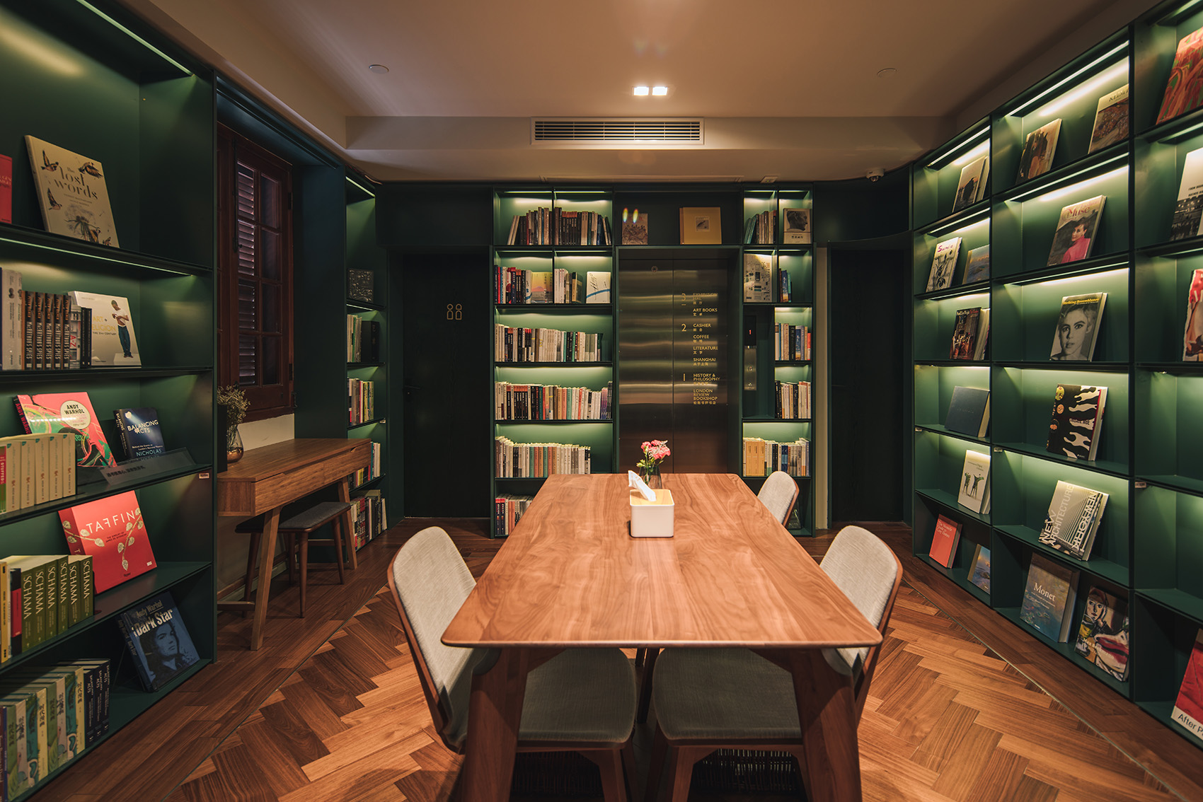 Sinan Books: Shanghai Sanctum, China by Wutopia Lab - 谷德设计网