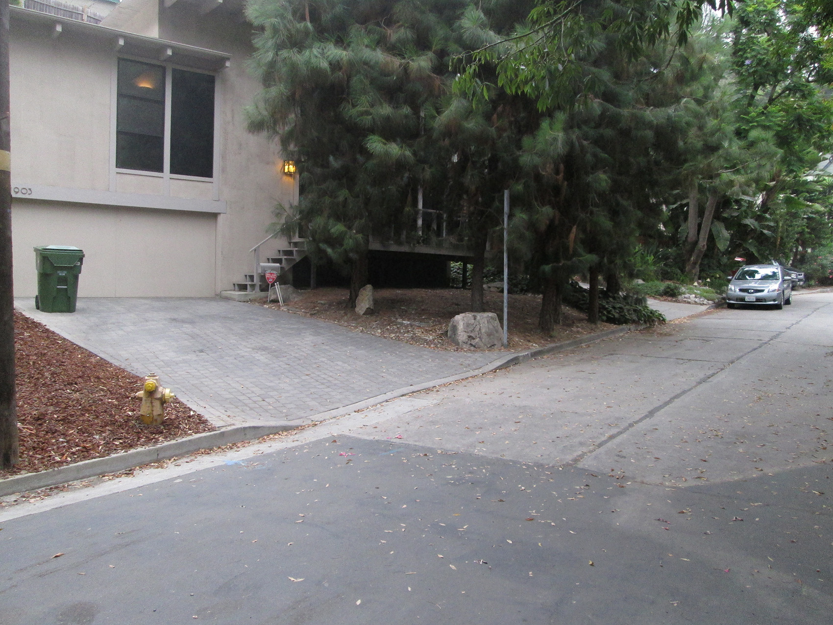 House Under a Bridge by ras-a studio - 谷德设计网