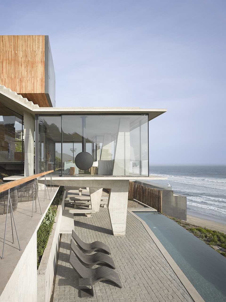 Ghat House by Max Núñez - 谷德设计网