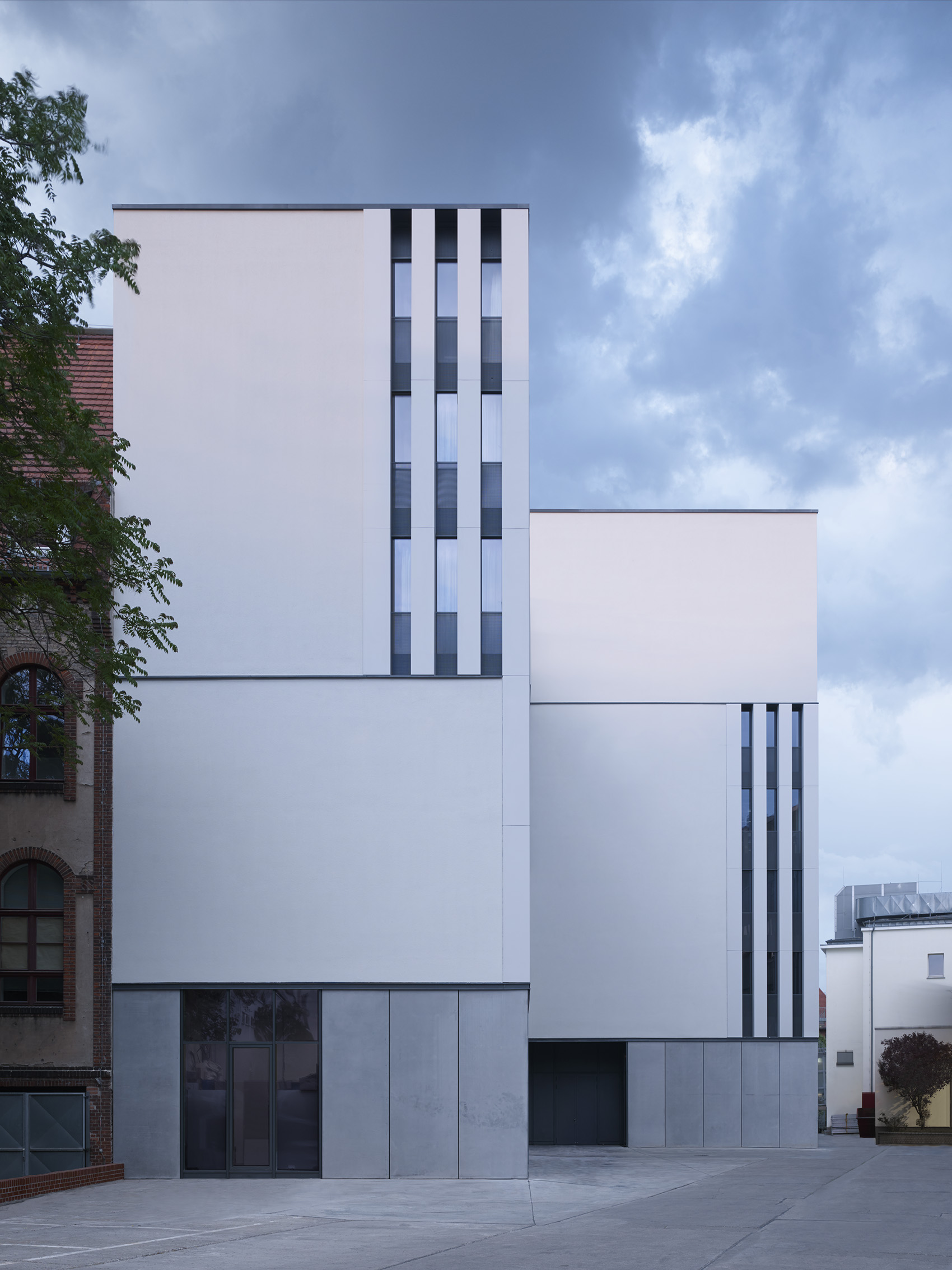 Rehearsal Stage Center of the Deutsche Theater in Berlin by gmp - 谷德设计网