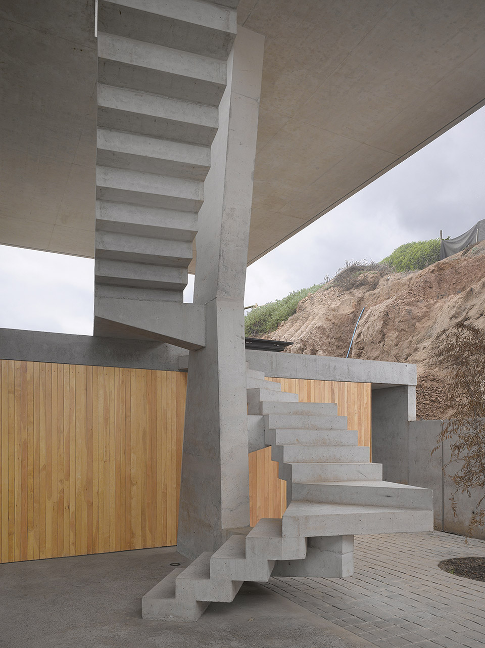 Ghat House by Max Núñez - 谷德设计网