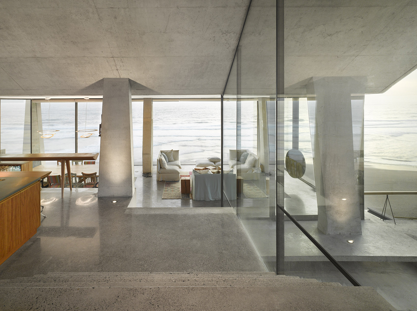 Ghat House by Max Núñez - 谷德设计网