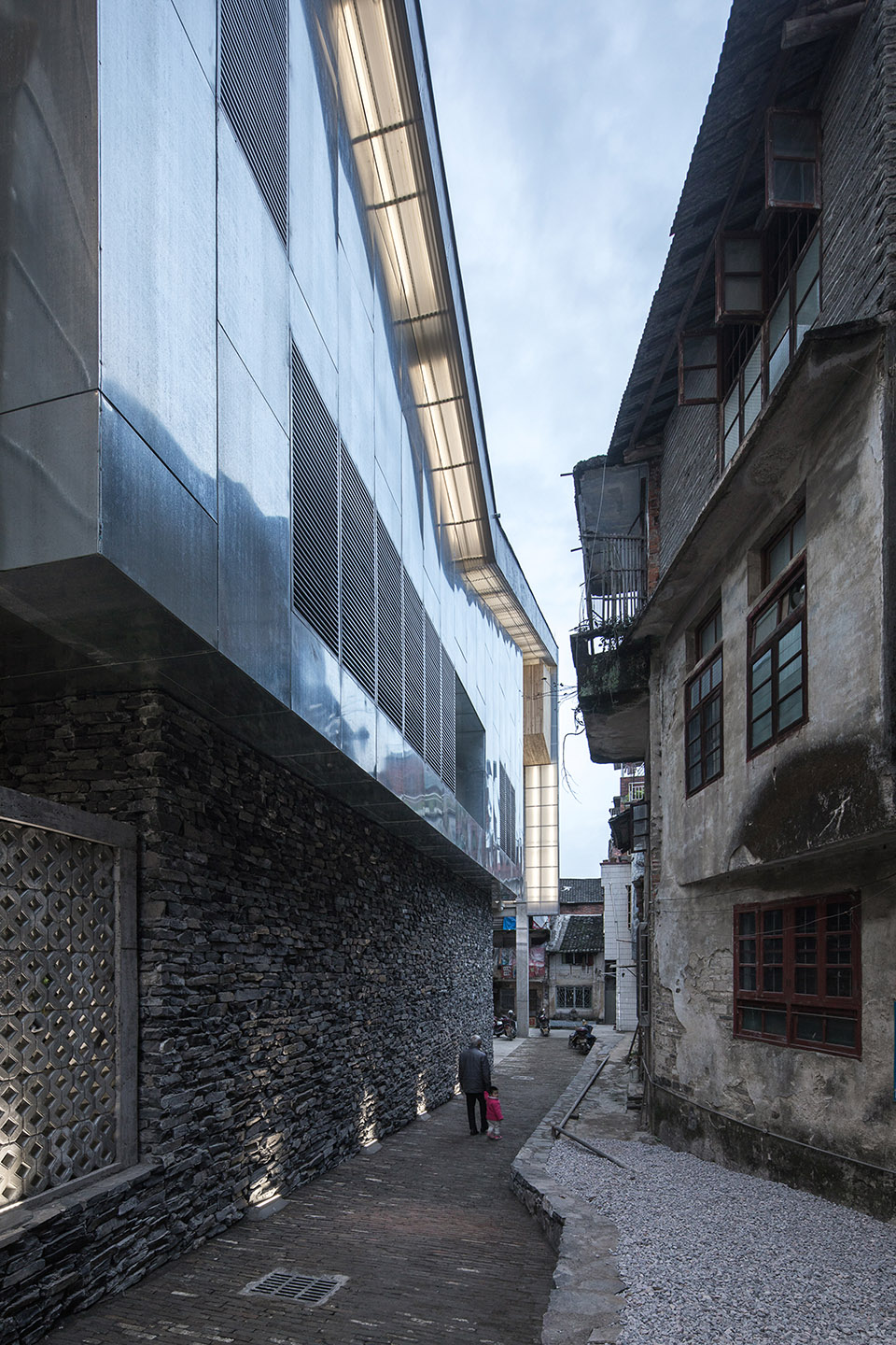 Lianzhou Museum of Photography, China by O-office Architects - 谷德设计网