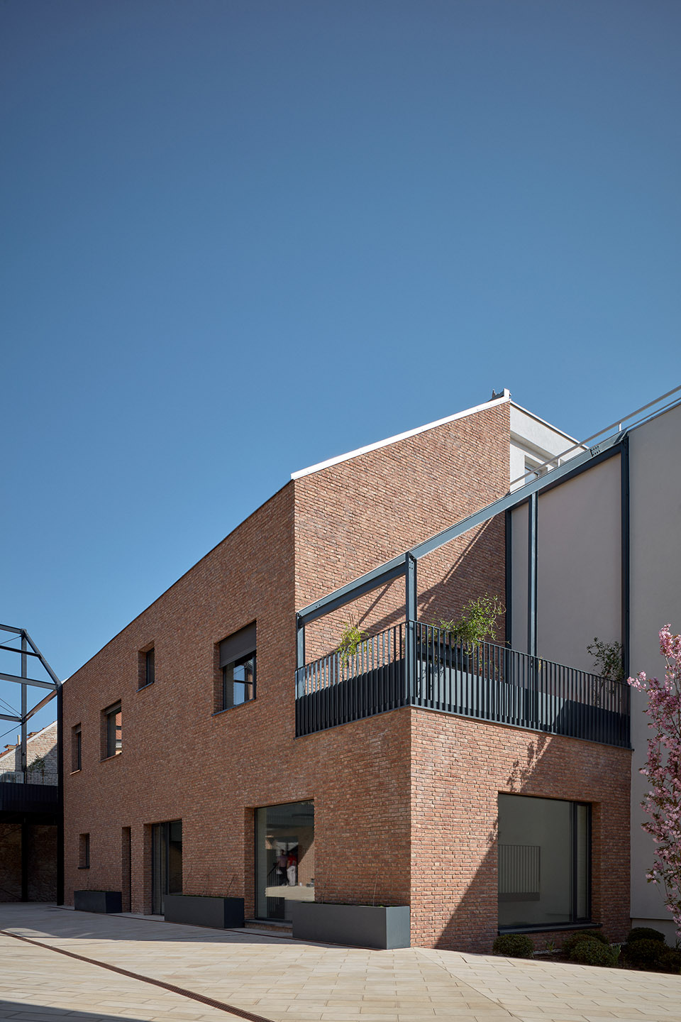 Nádvorie (Courtyard)，Slovakia Republic by Vallo Sadovsky Architects - 谷德设计网