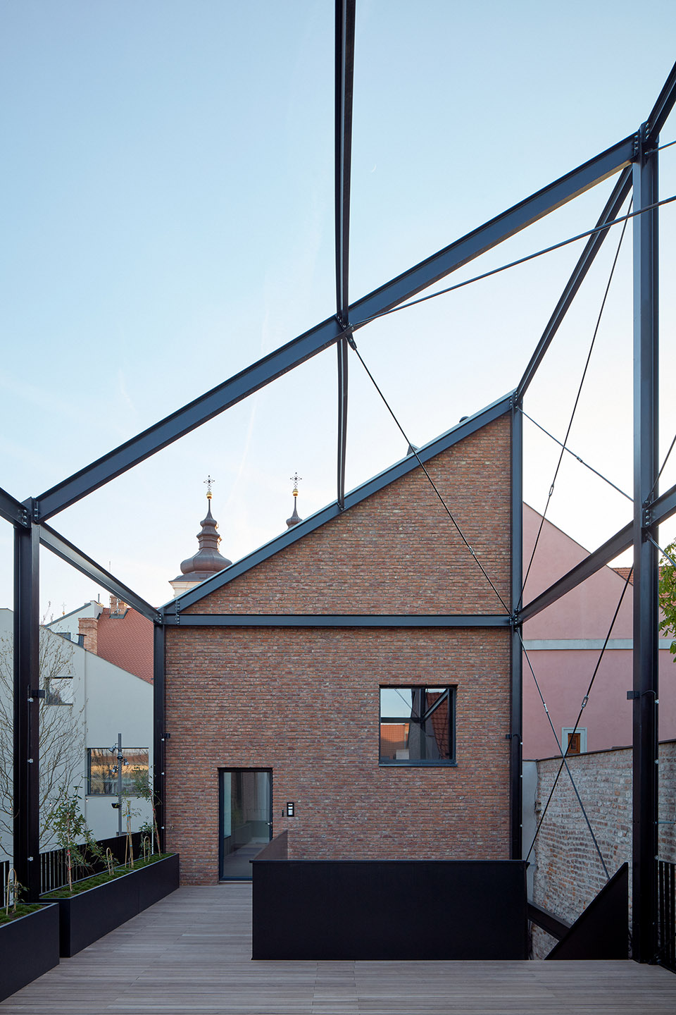 Nádvorie (Courtyard)，Slovakia Republic by Vallo Sadovsky Architects - 谷德设计网