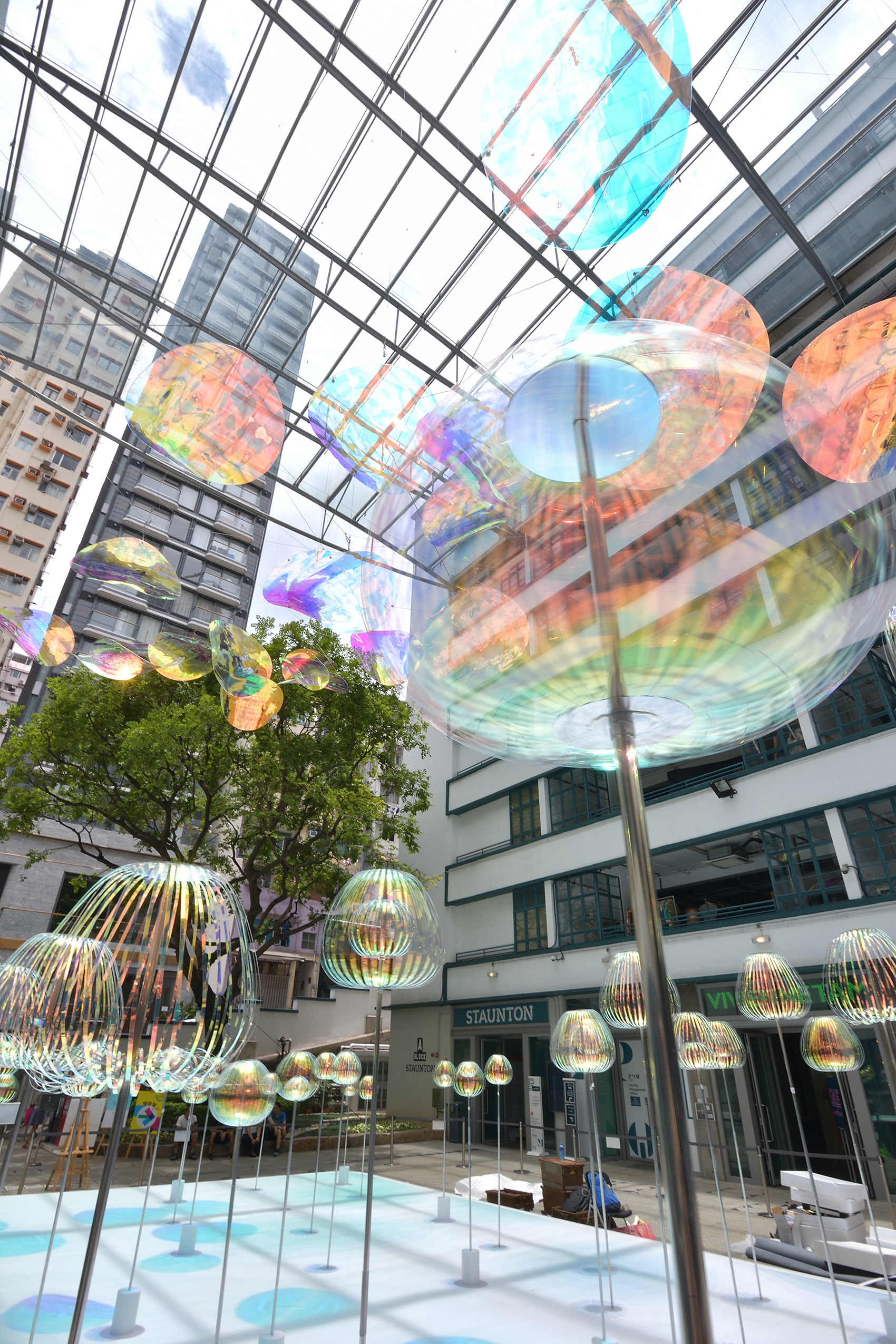 ”Cuddle Bubble”, Hong Kong by AaaM - 谷德设计网