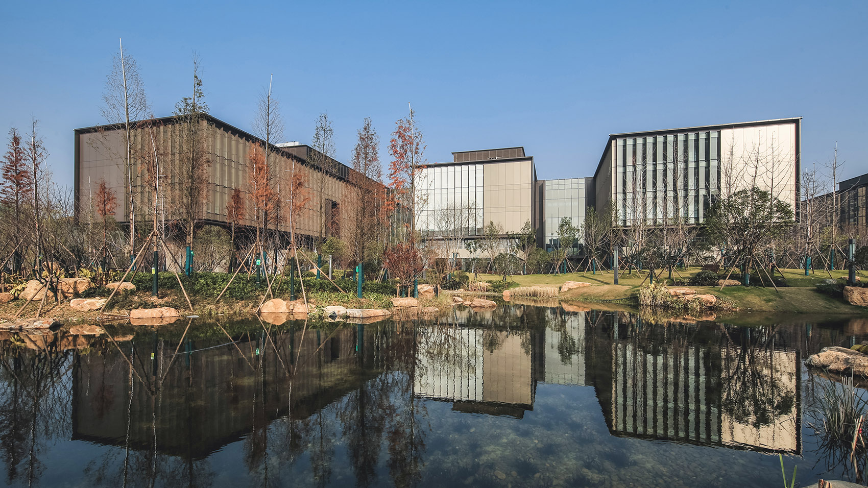 Huawei Wuhan Research & Development Center, China by ennead - 谷德设计网