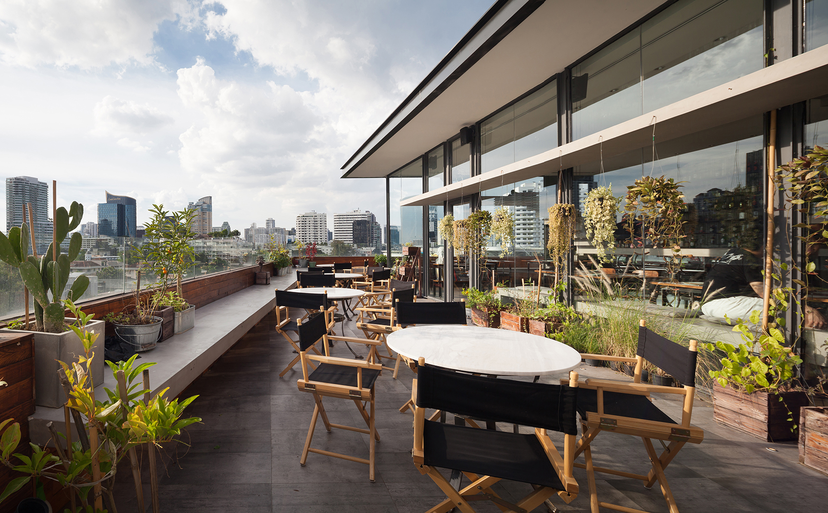 Nowhere Bar and Restaurant by Stu/D/O - 谷德设计网