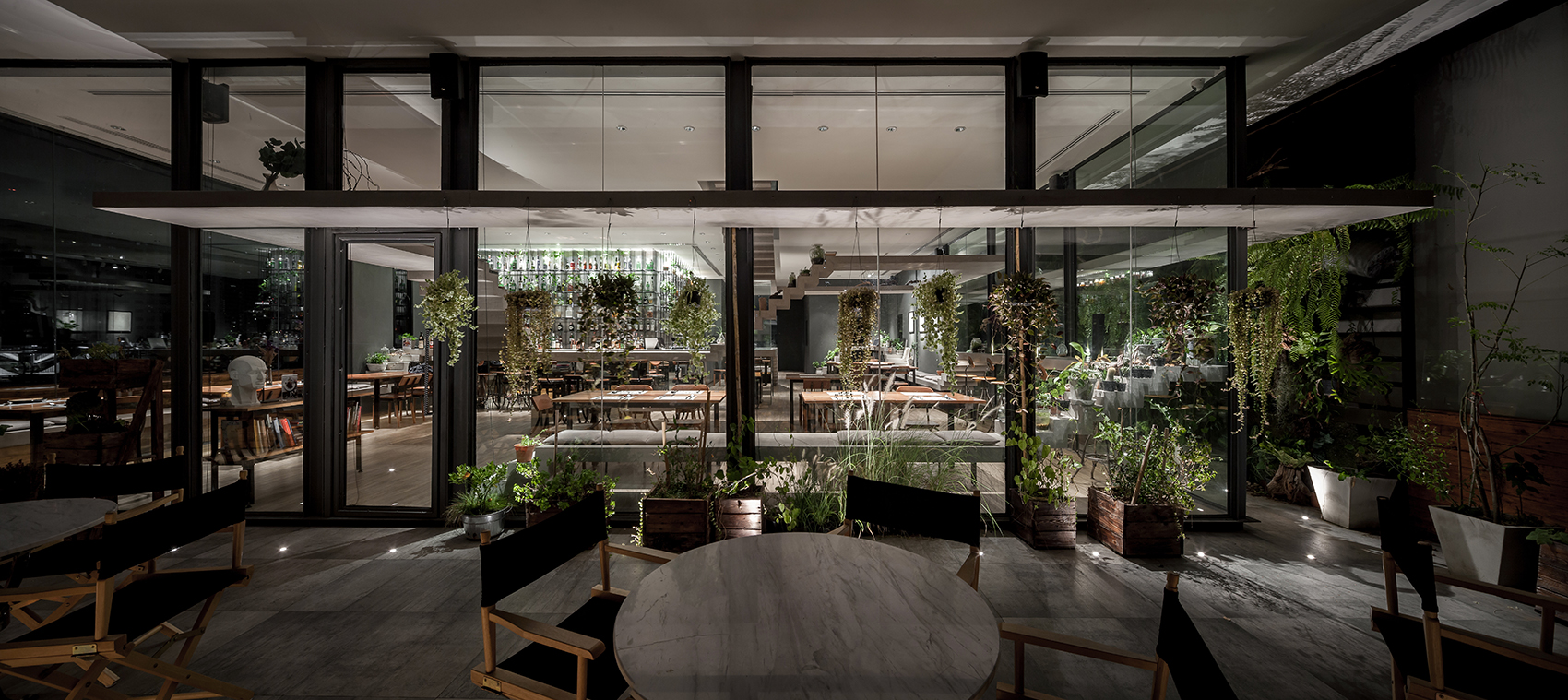 Nowhere Bar and Restaurant by Stu/D/O - 谷德设计网