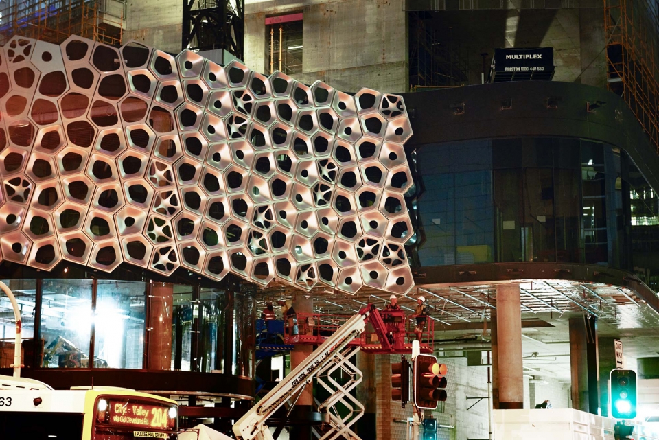 Iconic facade from Australian artist Alexander Knox by UAP - 谷德设计网