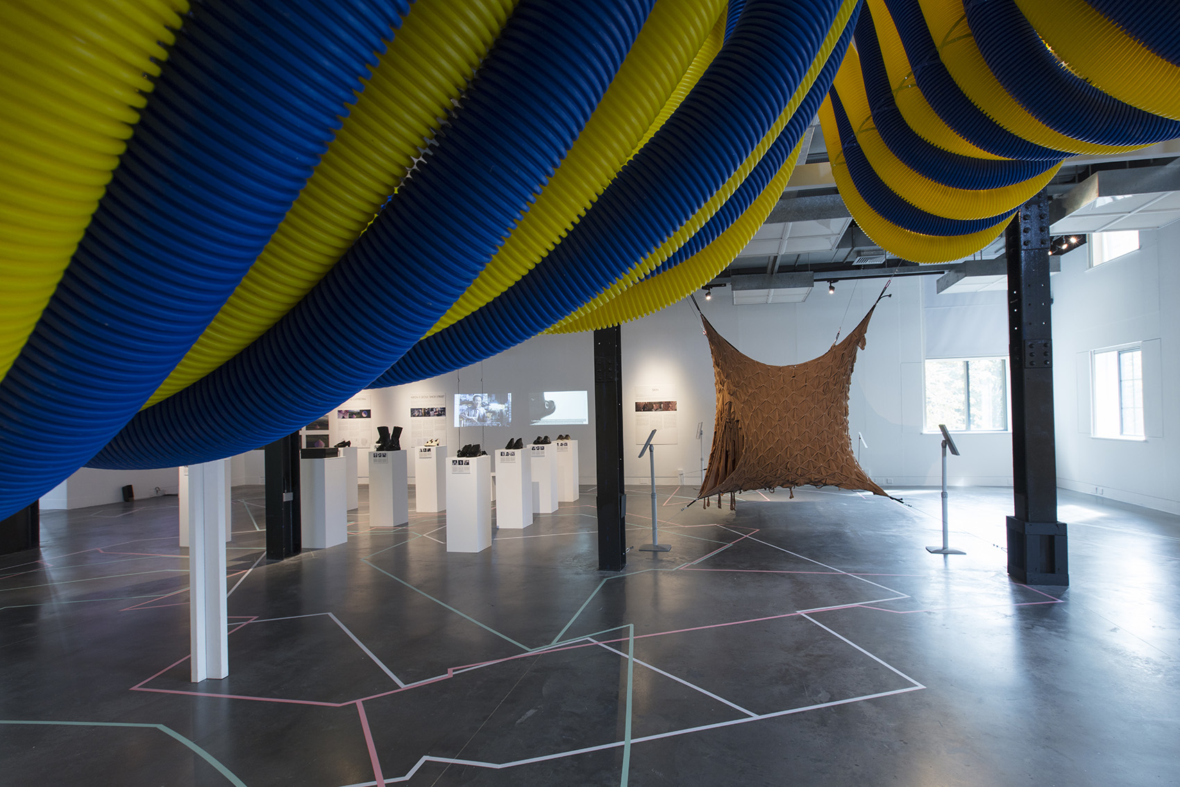 Fantastical Architecture, Art and Design. NEON: In the Studio - 谷德设计网